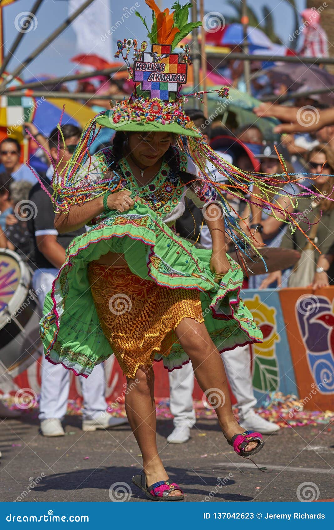 Bailarines De Tinkus En El Carnaval De Arica Foto de archivo editorial ...