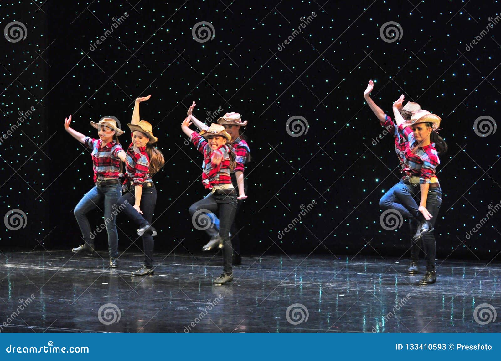 Baile De Los Vaqueros De Los Adolescentes Foto de archivo editorial ...