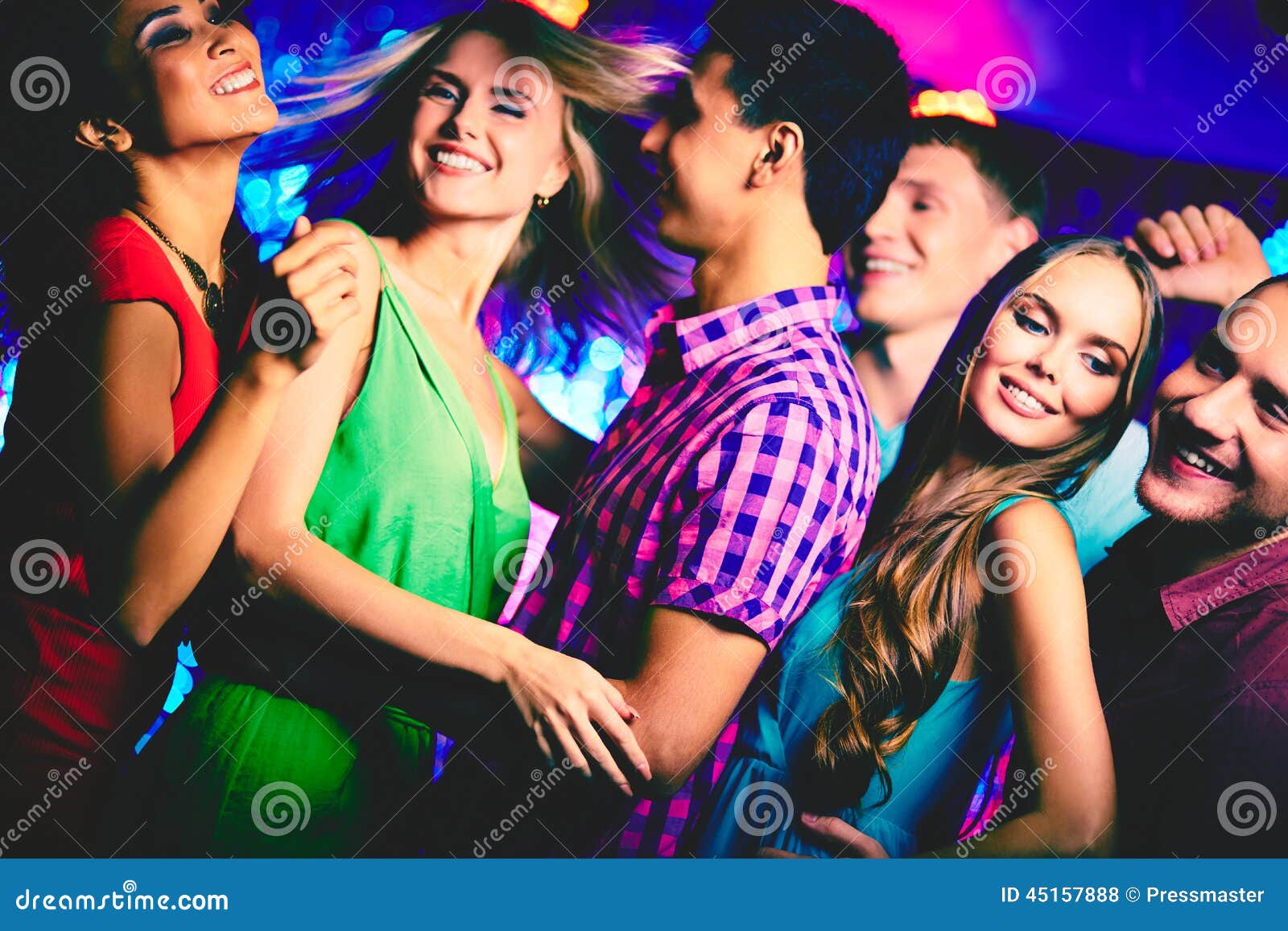 Baile en el disco foto de archivo. Imagen de discoteca - 45157888