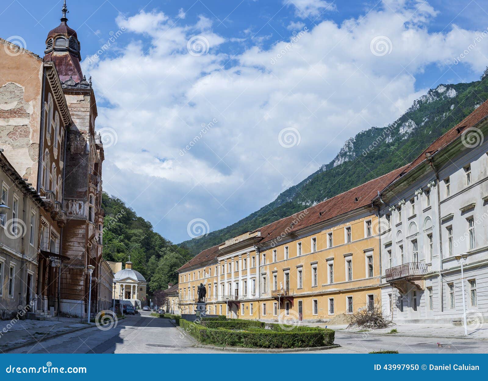 Baile Herculane spa stad stock foto. Image of bederf - 43997950