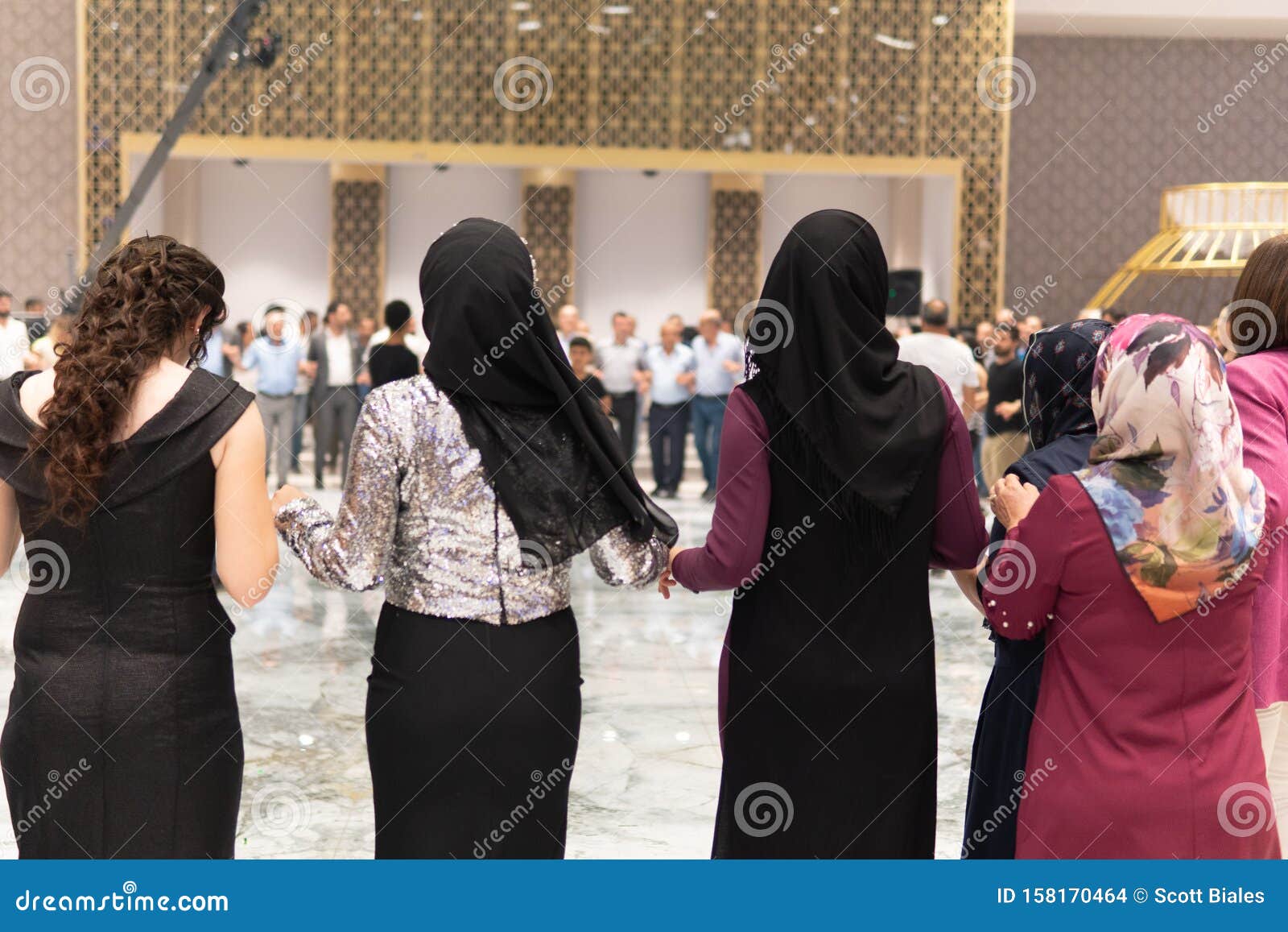 Baile kurdo tradicional imagen de archivo editorial. Imagen de folclore ...