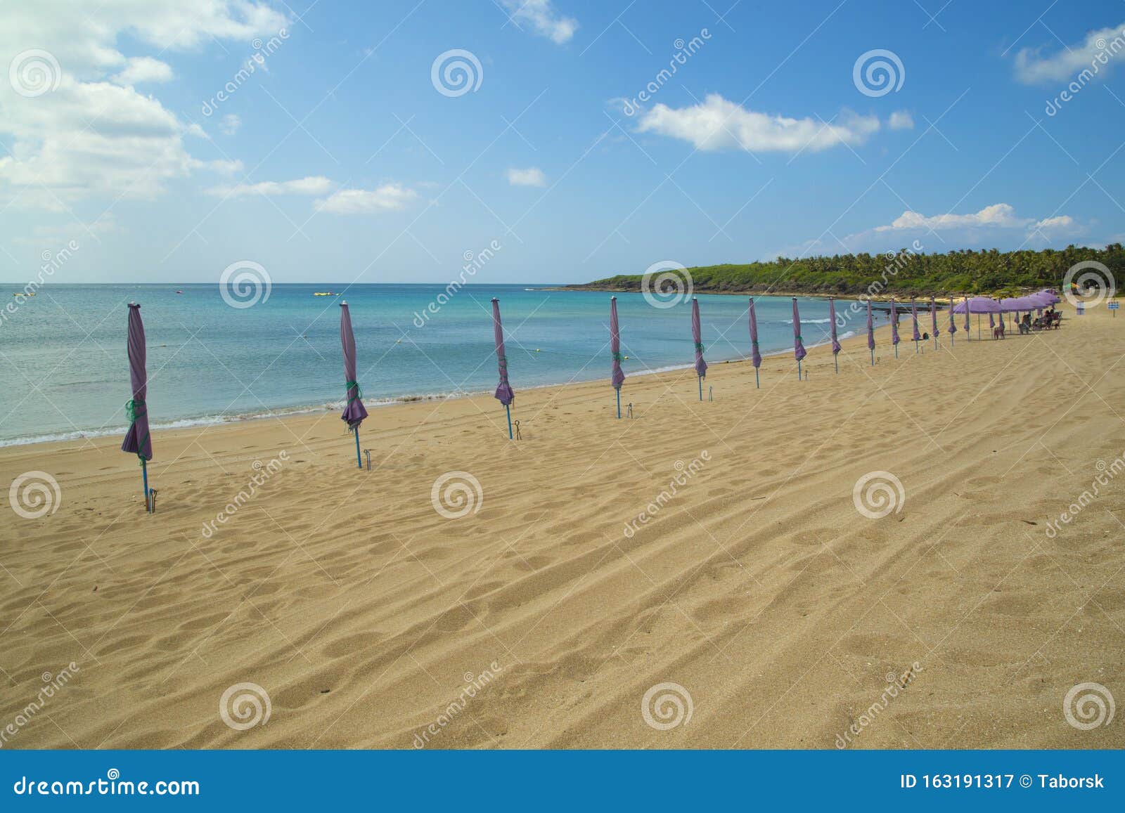 Baishawan Beach, Kenting, Taiwan Stock Image - Image of swimm, parasol ...