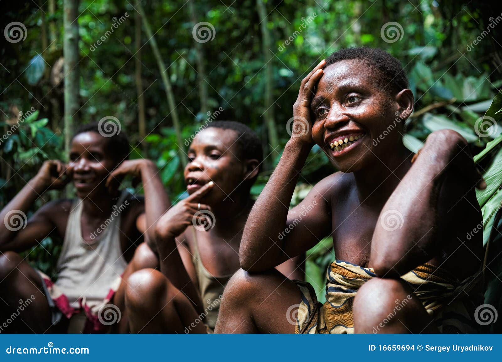 Baka pygmies women. editorial stock image. Image of mbuti - 16659694