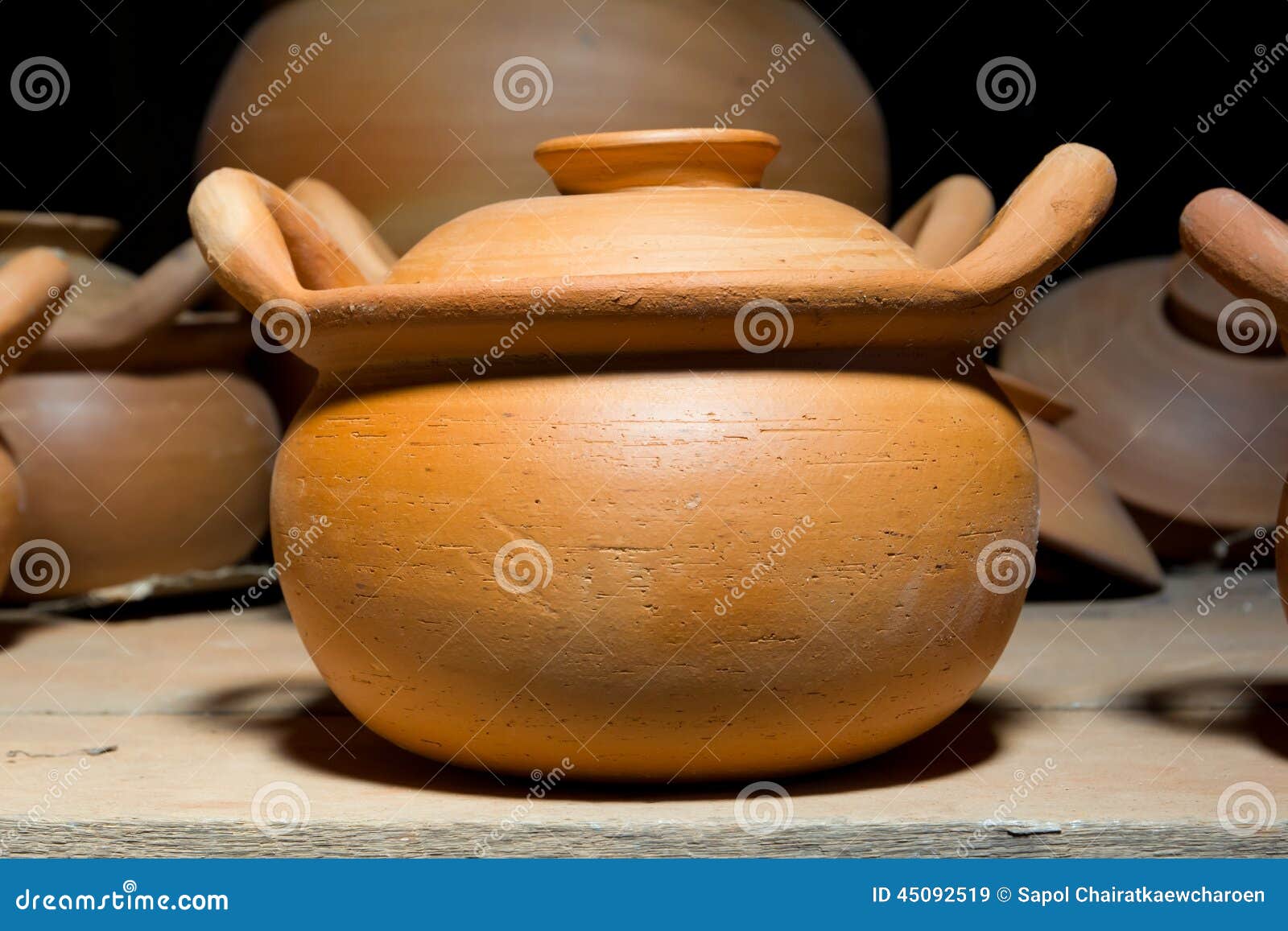 Bake clay pot stock image. Image of domestic, retro, dishware - 45092519