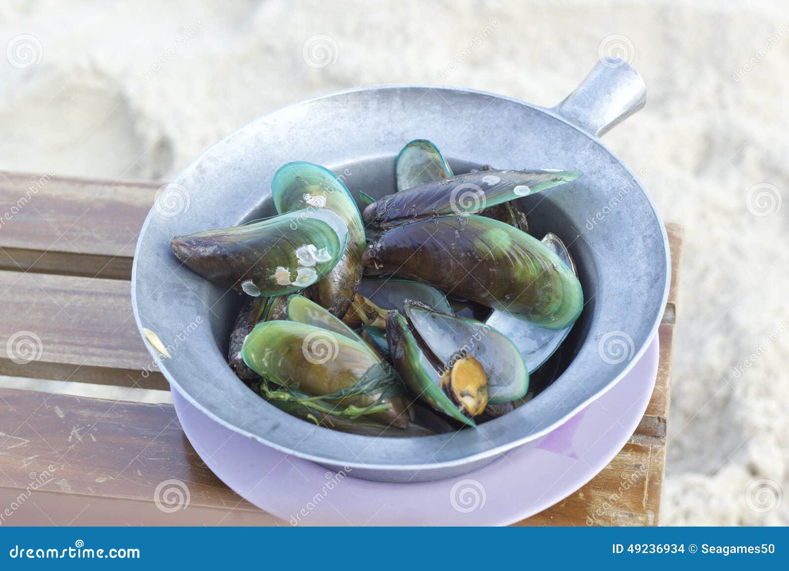 Baked green mussels in pot stock photo. Image of food - 49236934
