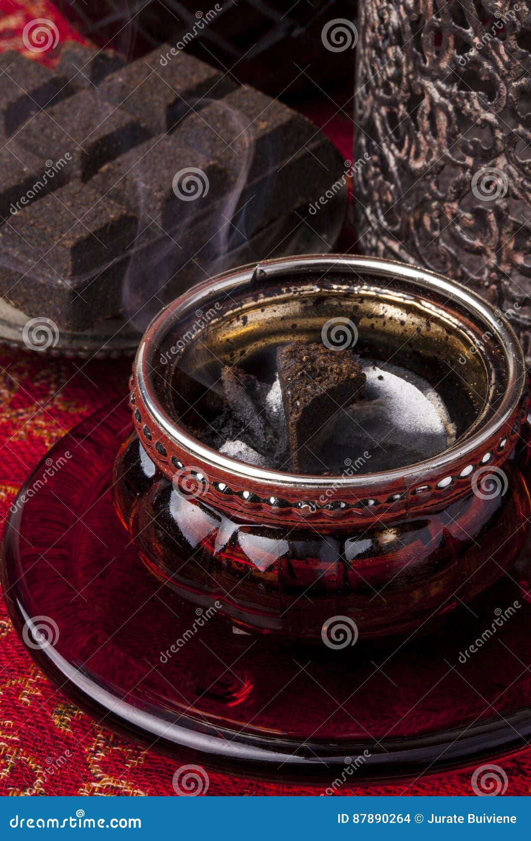 Bakhoor fotografia stock. Immagine di bruciatore, bruciato - 87890264