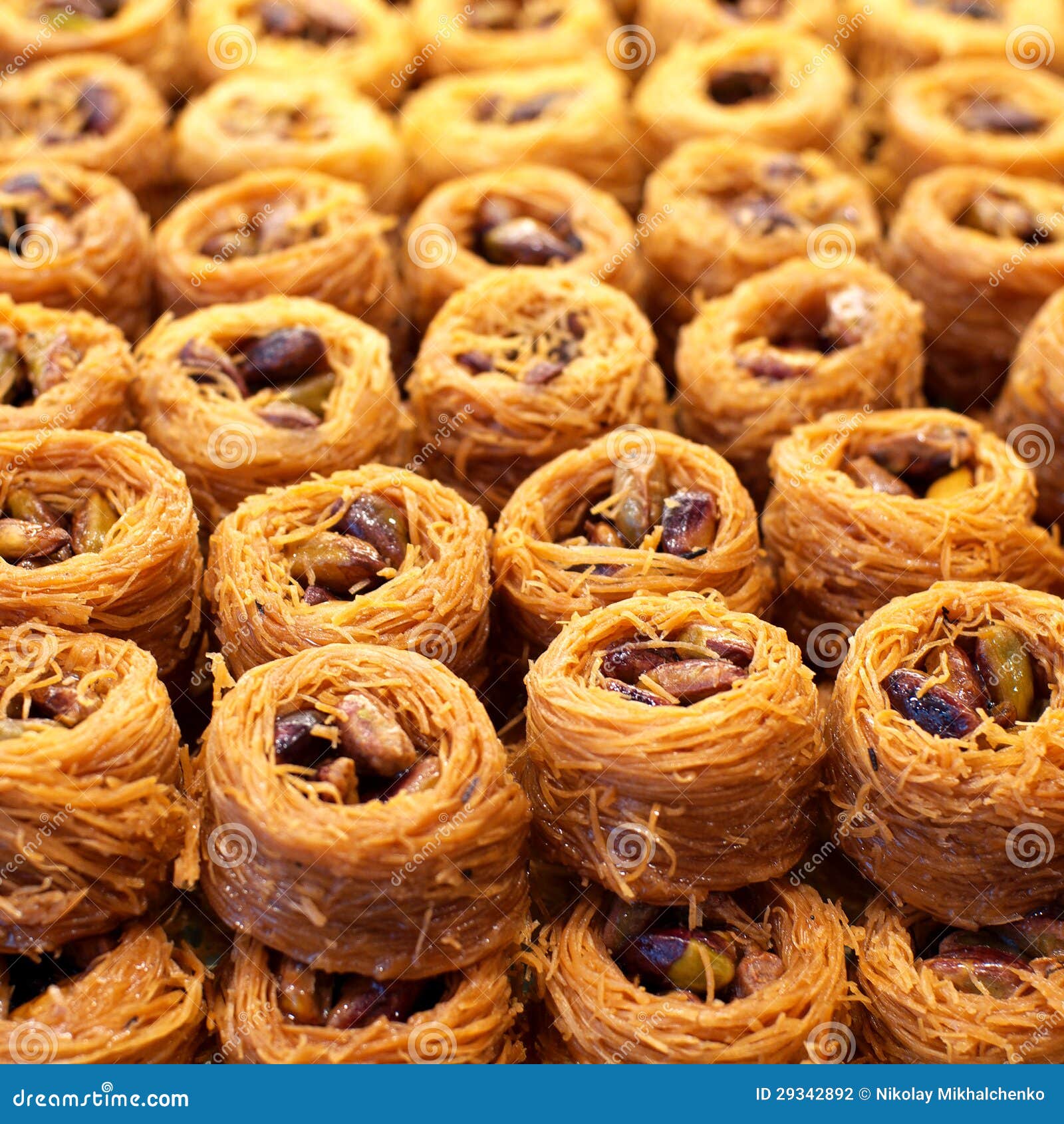 Baklava Dulce árabe Con El Pistacho Foto de archivo - Imagen de primer ...
