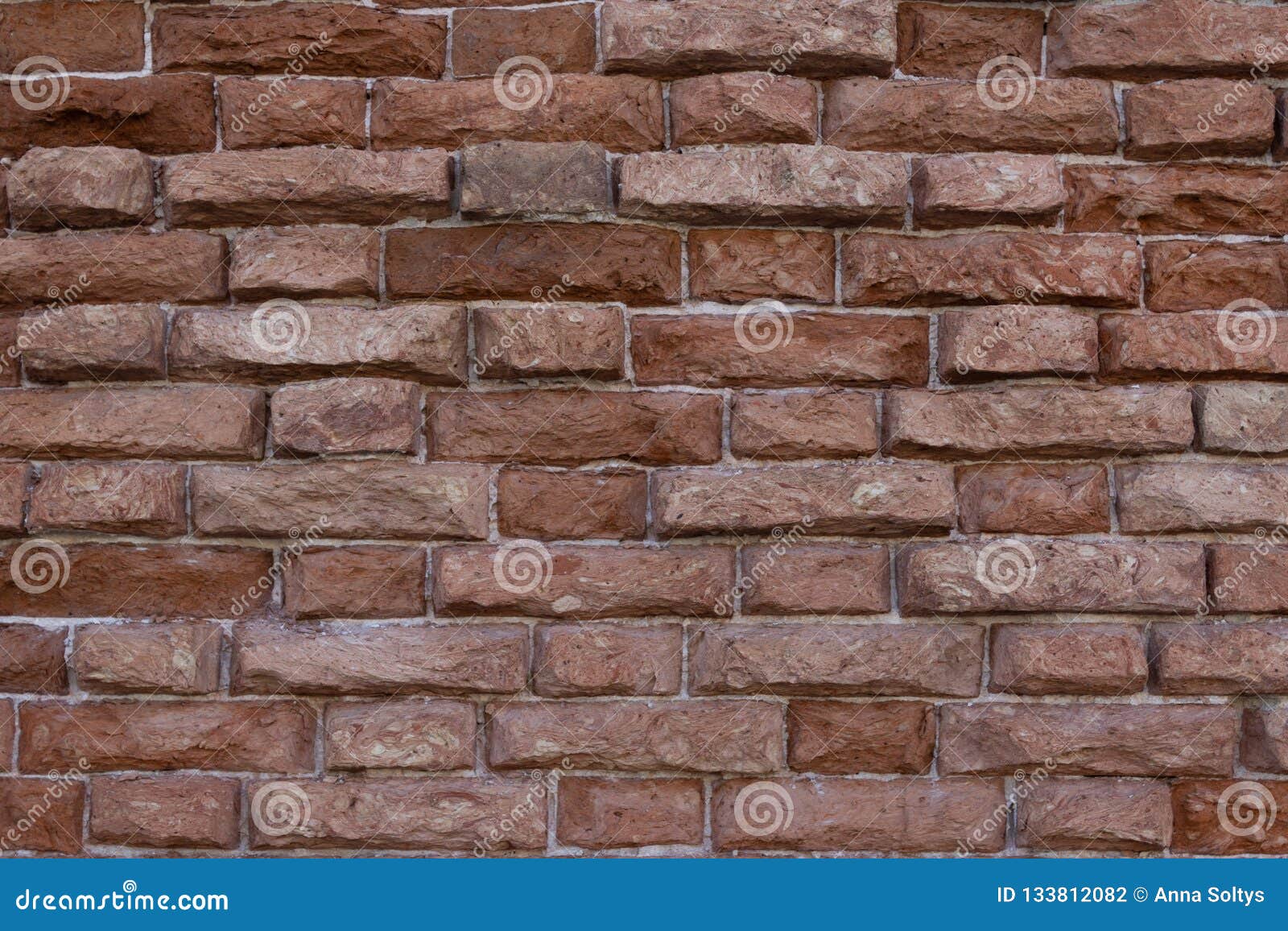 Bakstenen Muur Met Scherpe Bakstenen Stock Foto - Image of horizontaal ...