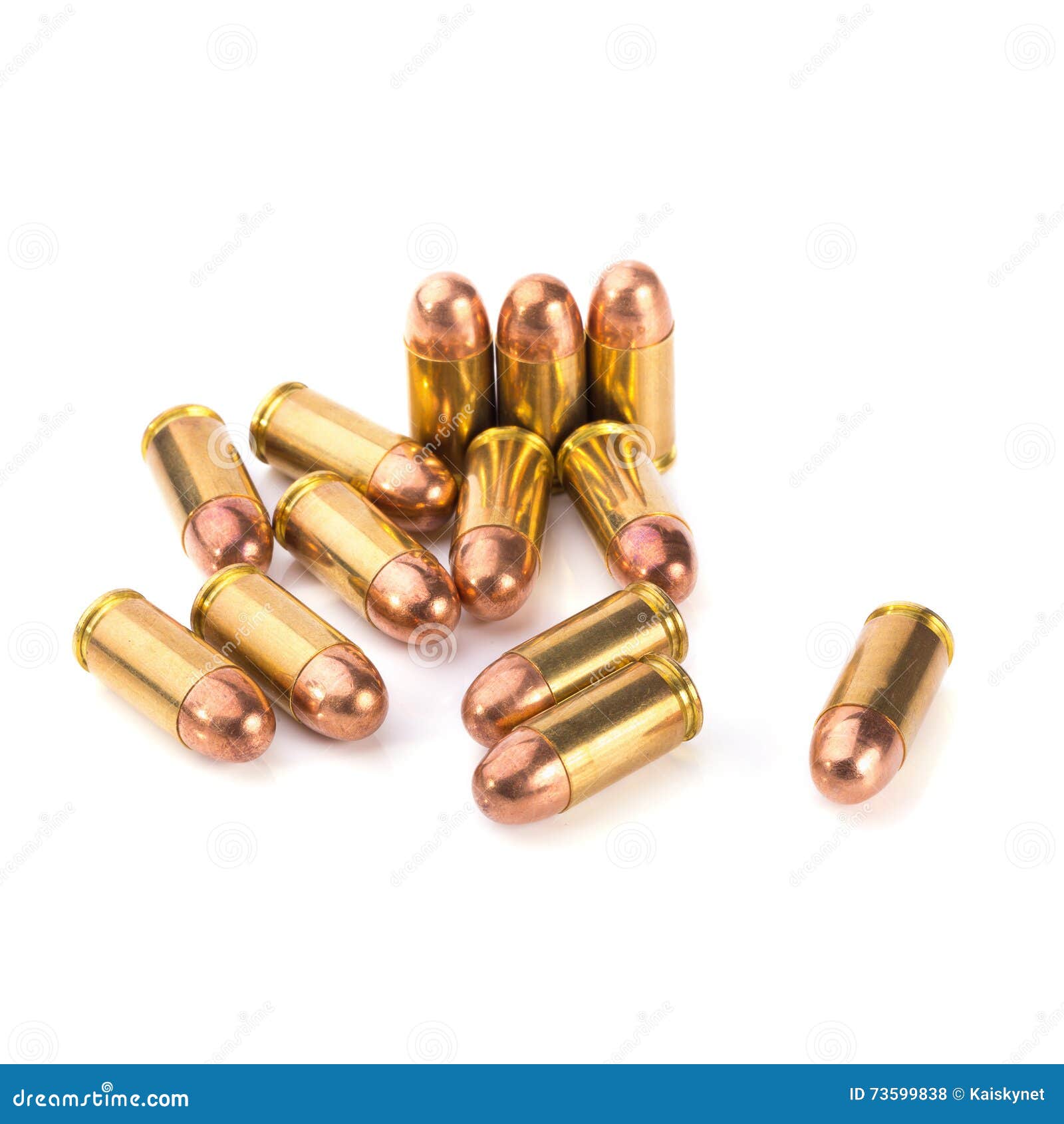 Bala De 9mm Para Uma Arma Isolada No Fundo Branco Foto de Stock ...