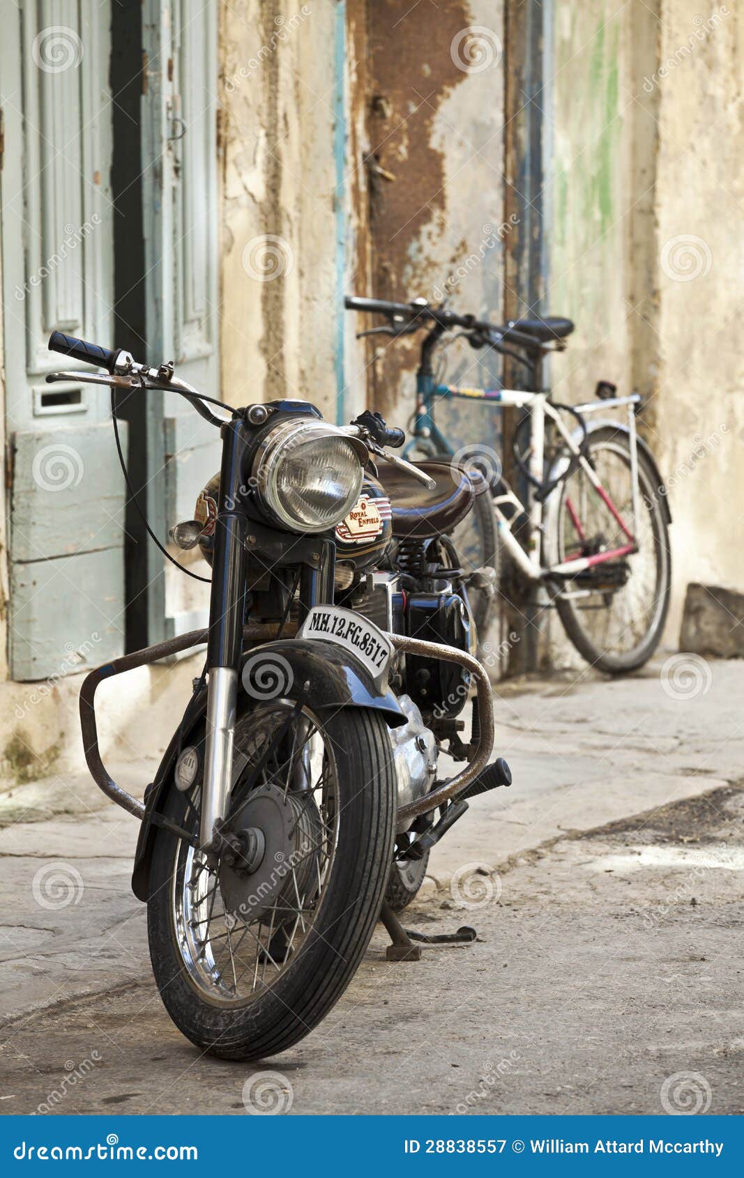 Bala real 350 de Enfield fotografía editorial. Imagen de motocicleta ...