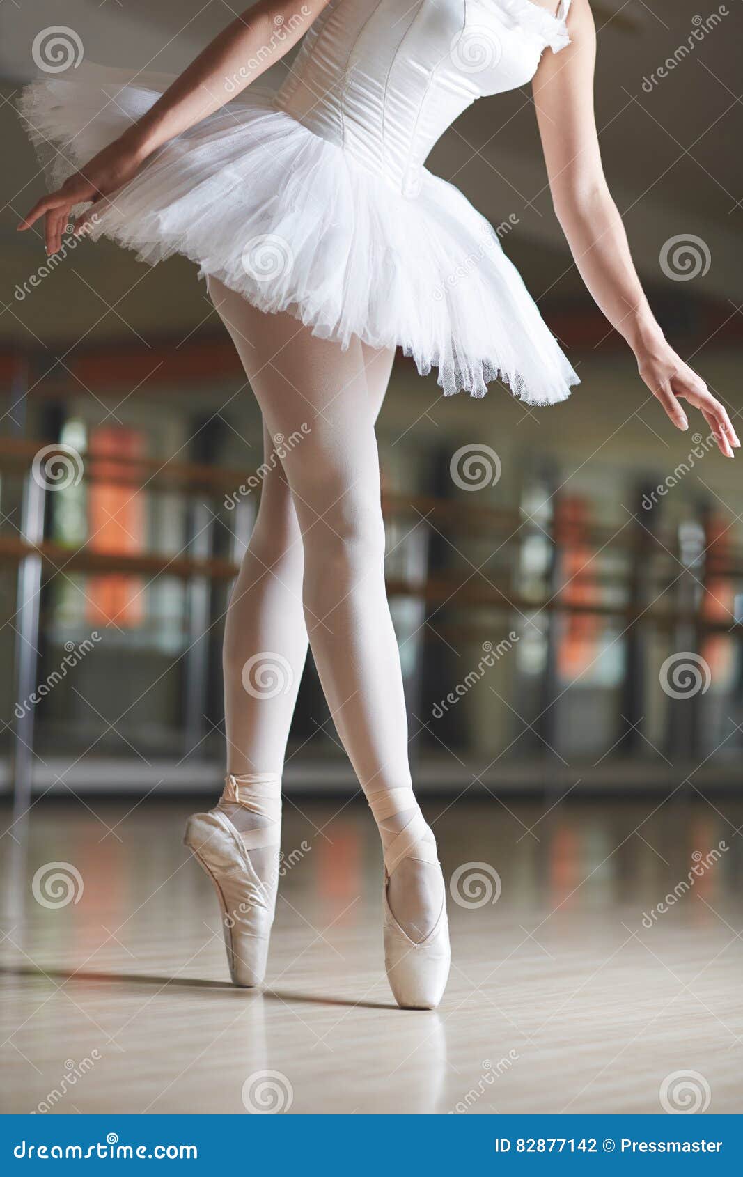 Balance on tiptoe stock photo. Image of tiptoe, inclination - 82877142