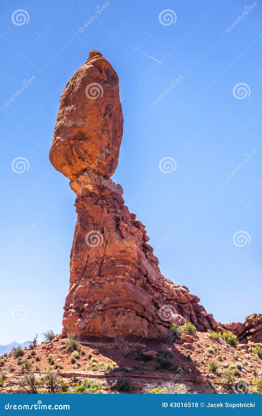 Balanced Rock in Arches National Park, Utah Stock Photo - Image of ...