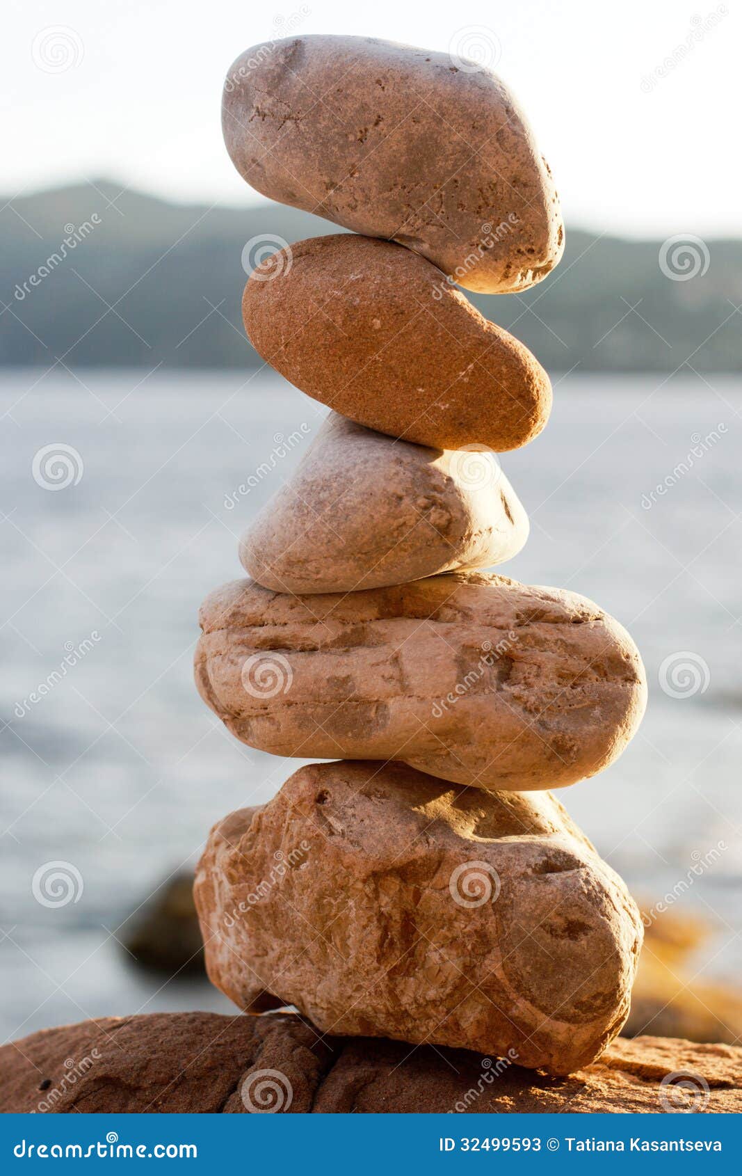 Balancing beach stones stock image. Image of ocean, pebble - 32499593