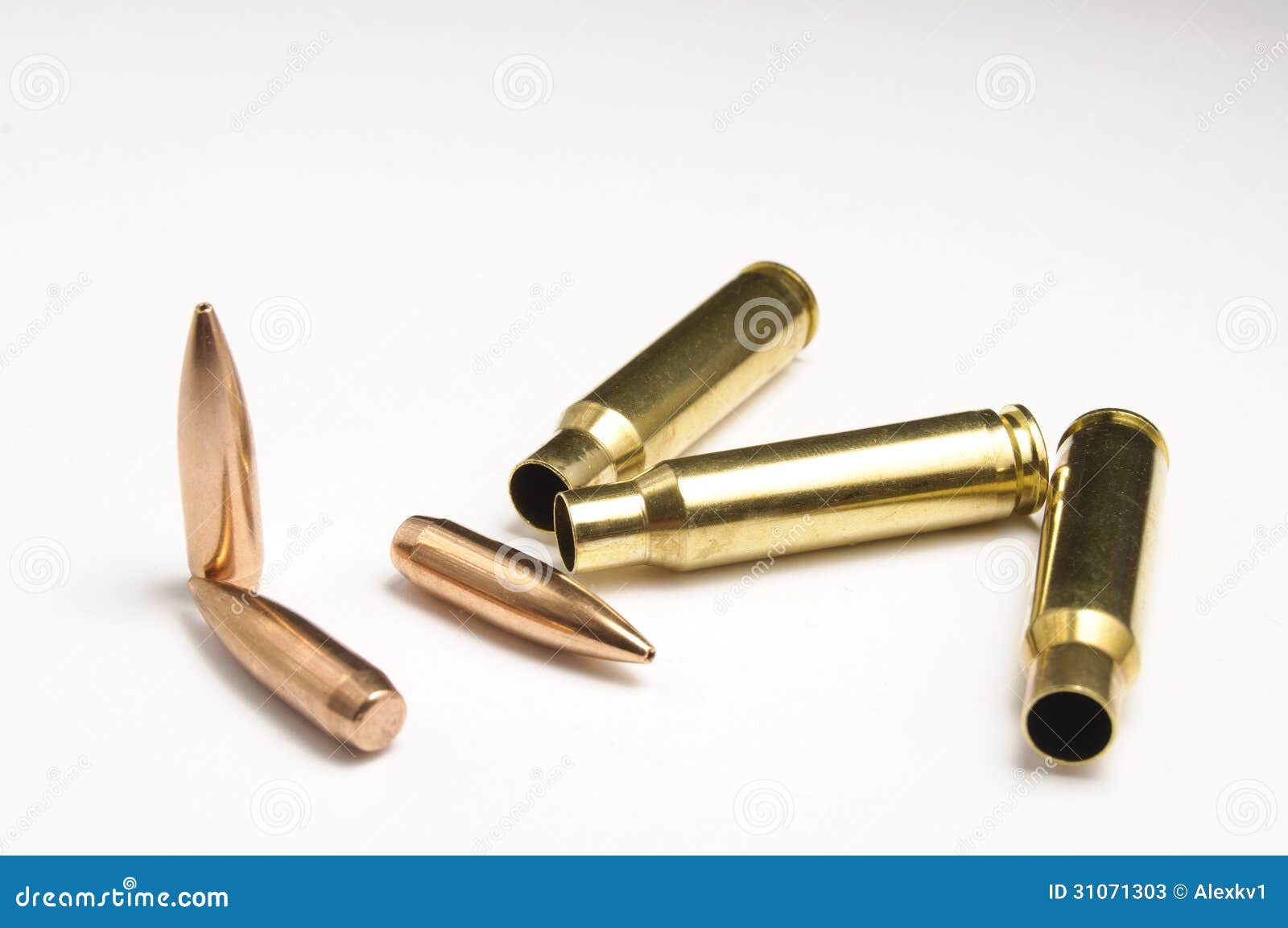 Balas do rifle separadas imagem de stock. Imagem de ponta - 31071303