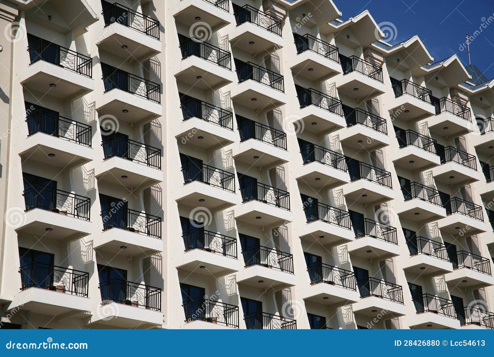 Balcón del hotel foto de archivo. Imagen de edificio - 28426880