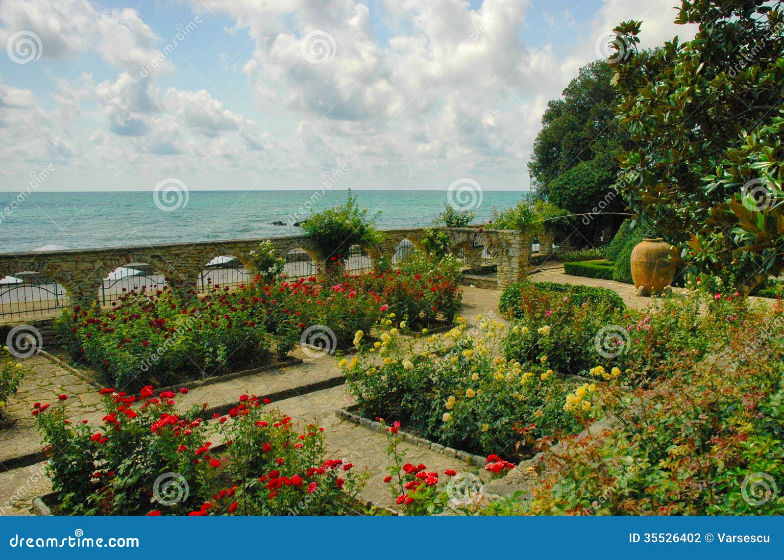 Balchik-Garten, Schwarzes Meer, Bulgarien Stockfoto - Bild von horizont ...