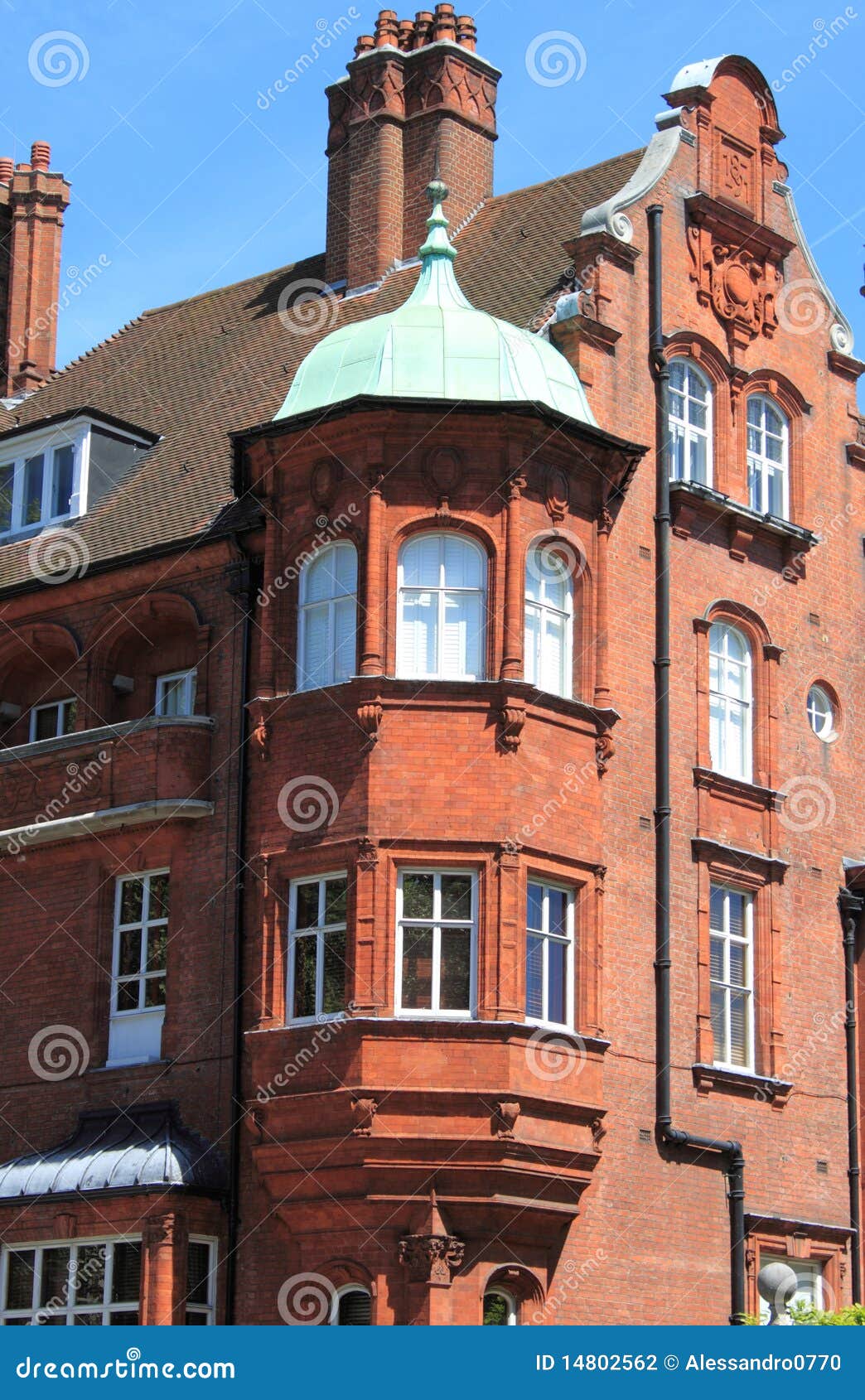 Balcon Dans Un Manoir Britannique De Brique Rouge Photo stock - Image ...