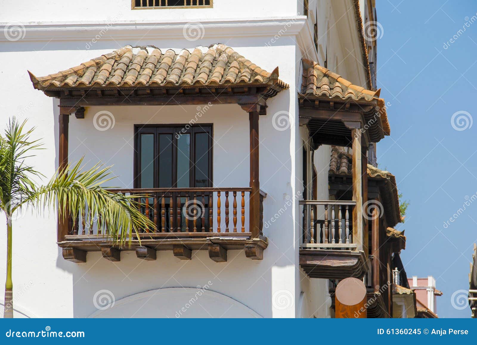 Balcones colombianos imagen de archivo. Imagen de azotea - 61360245