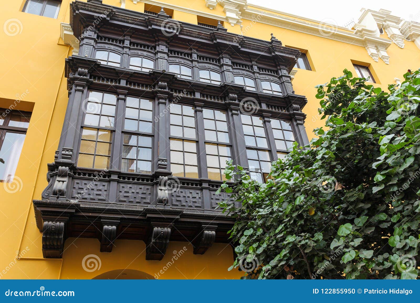 Balcones De Madera Tallados Lima, Perú Imagen editorial - Imagen de ...