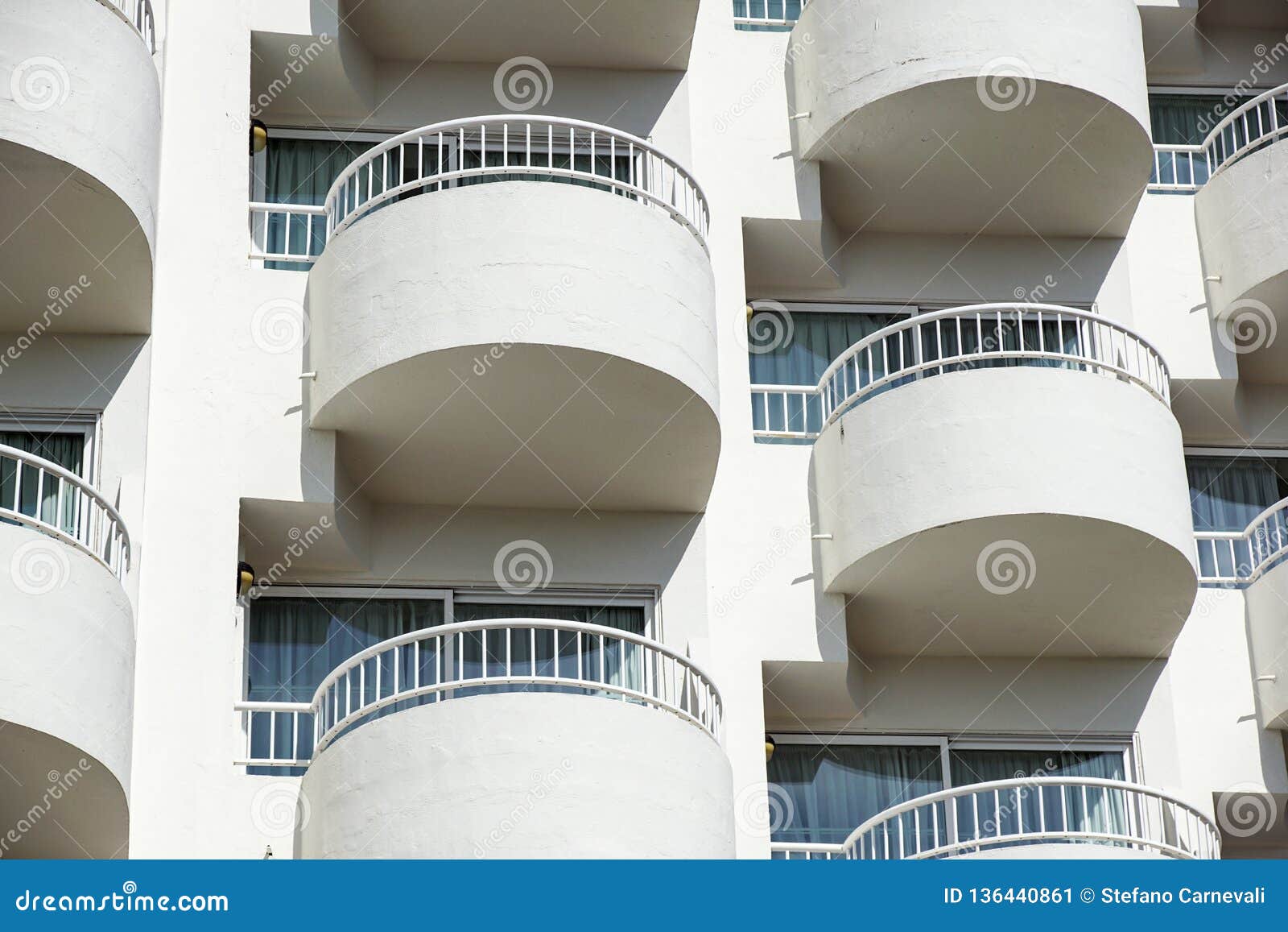 Balcones De Un Edificio Moderno Detalle De La Textura Imagen de archivo ...