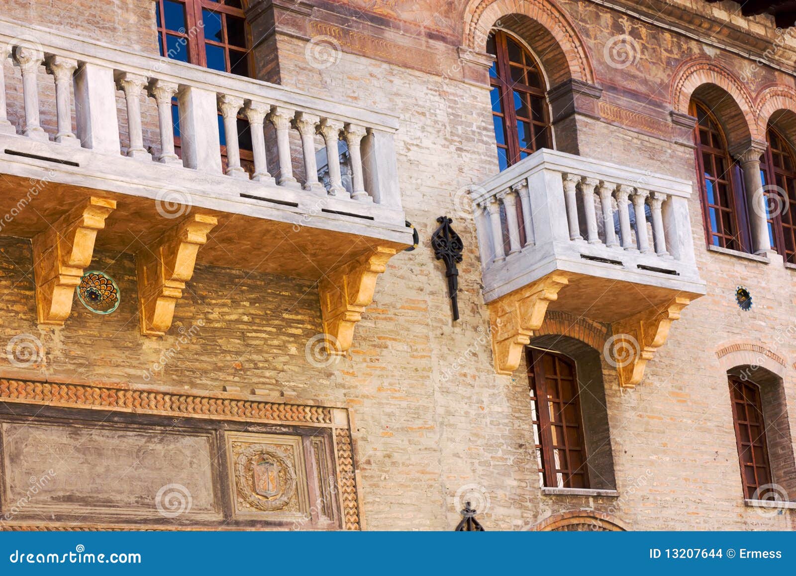 Balconi romantici fotografia stock. Immagine di italiano - 13207644