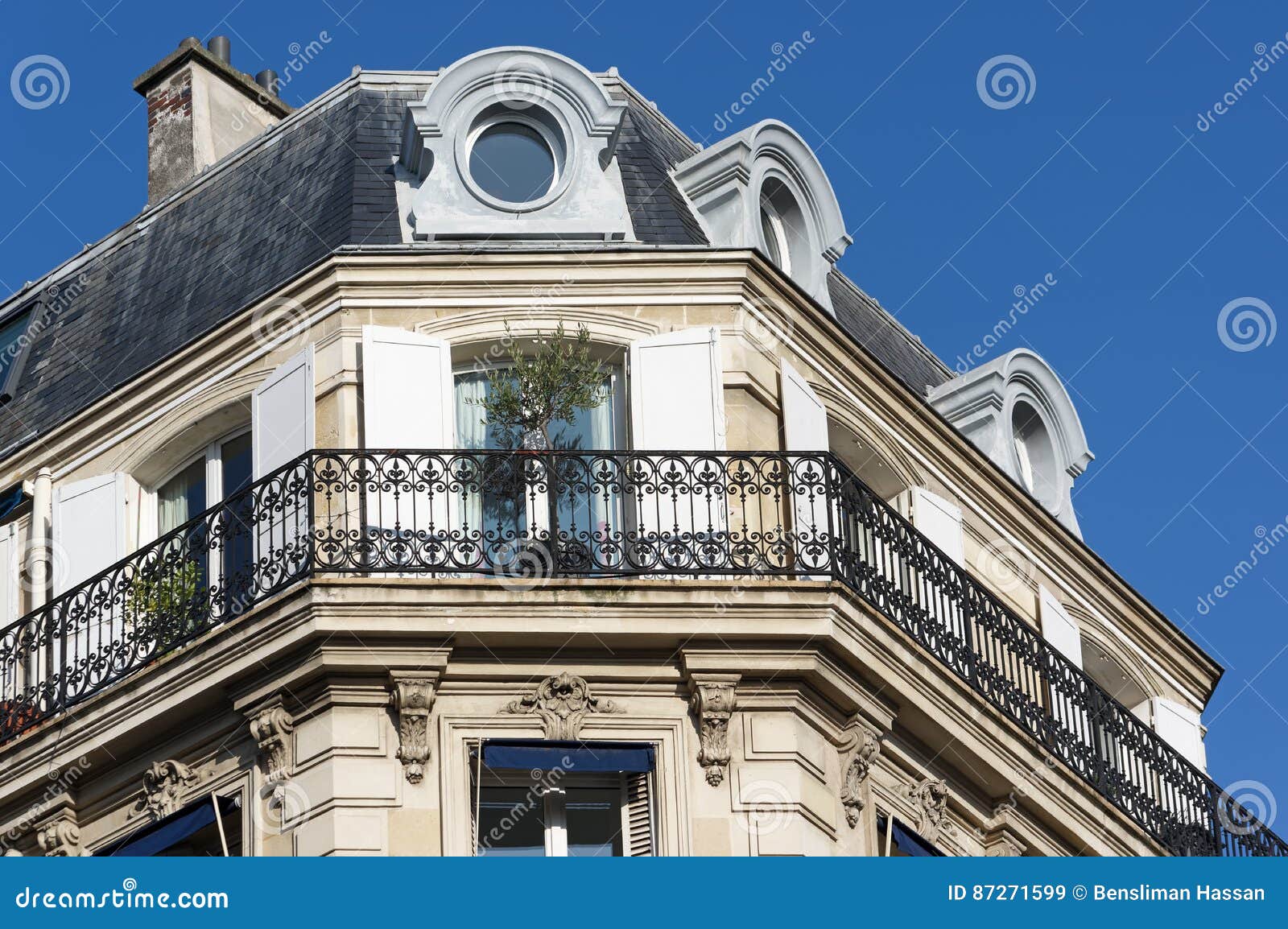 Balcony of Hausmannian Building Stock Image - Image of paris, urban ...