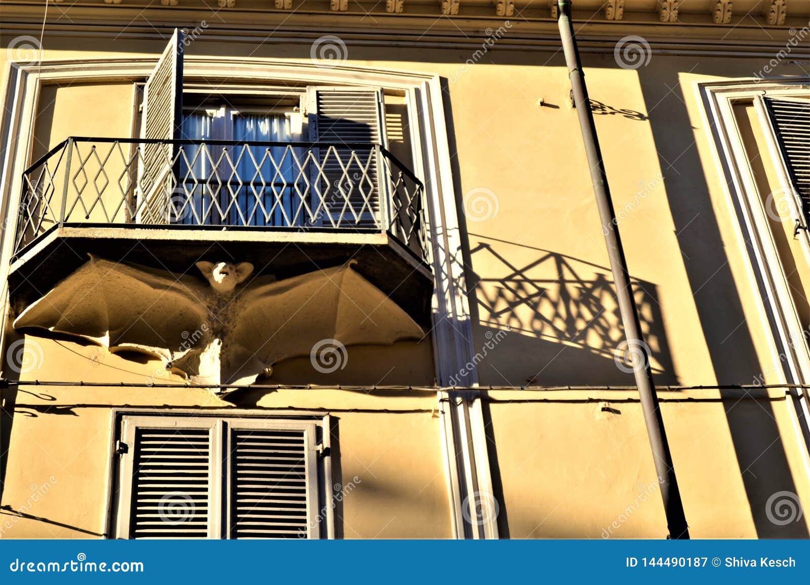Balcony, Symbolism, Bat and Shadows. Art and Architecture in Turin City ... Balcony, Symbolism, Bat and Shadows. Art and Architecture in Turin City ...