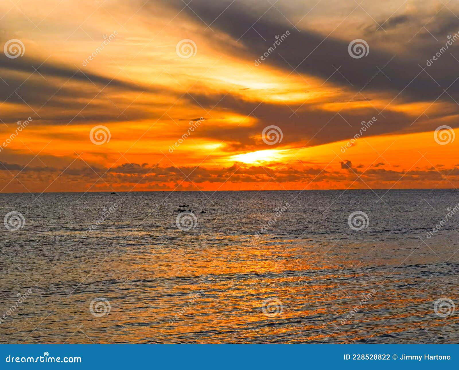 Bali Beach Horizon Sunset Clouds Stock Photo - Image of clouds, horizon ...