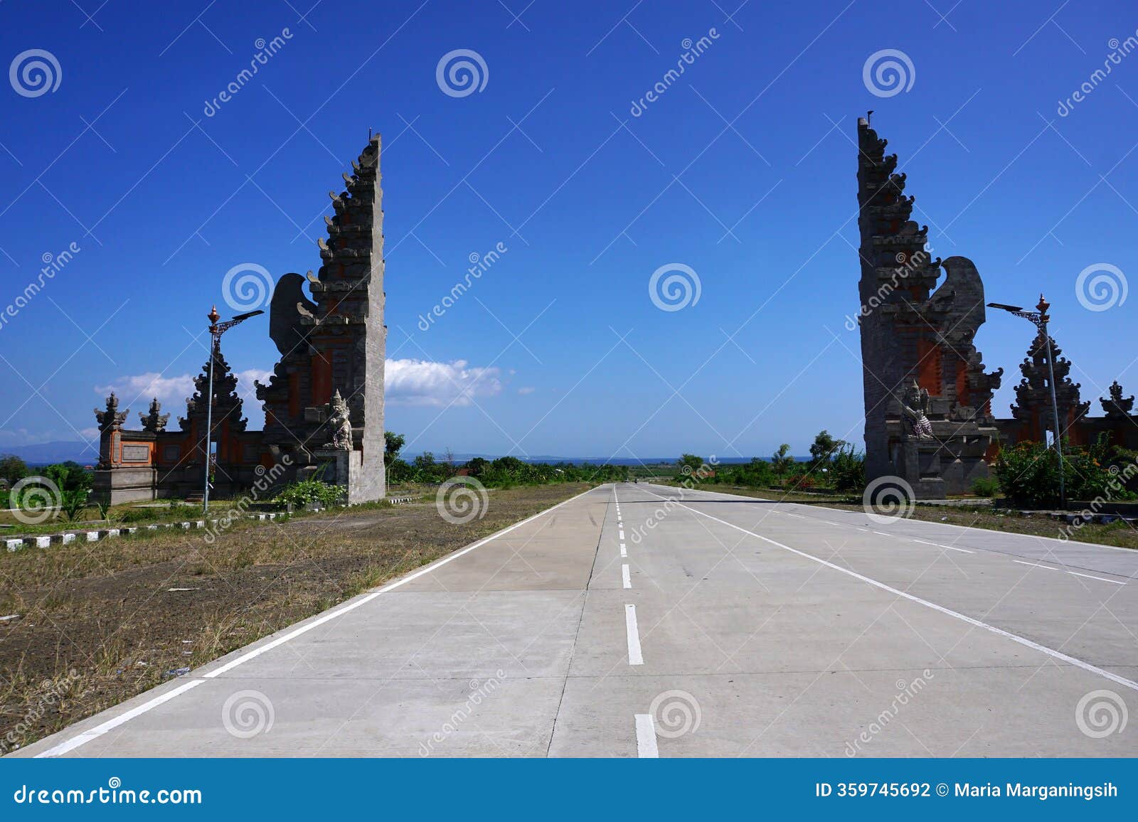 Bali Gate. Gate with Balinese Style Along the Way Stock Photo - Image ...