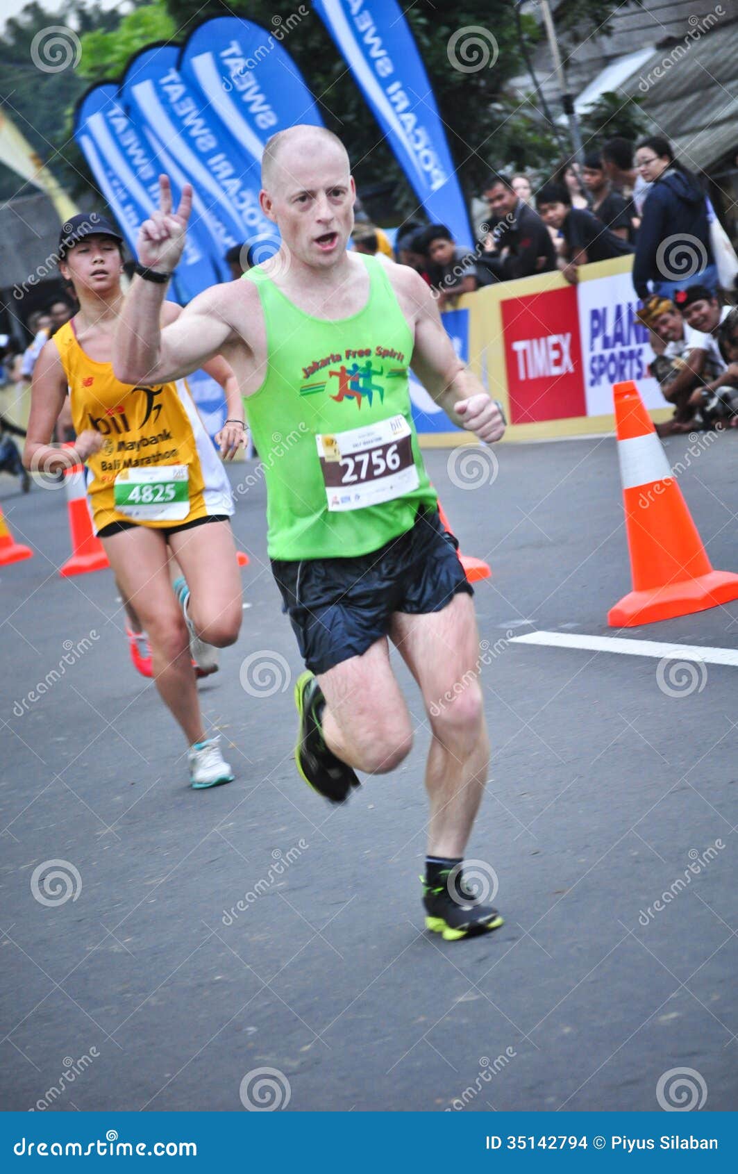 Bali Marathon 2013 editorial stock image. Image of pavement - 35142794