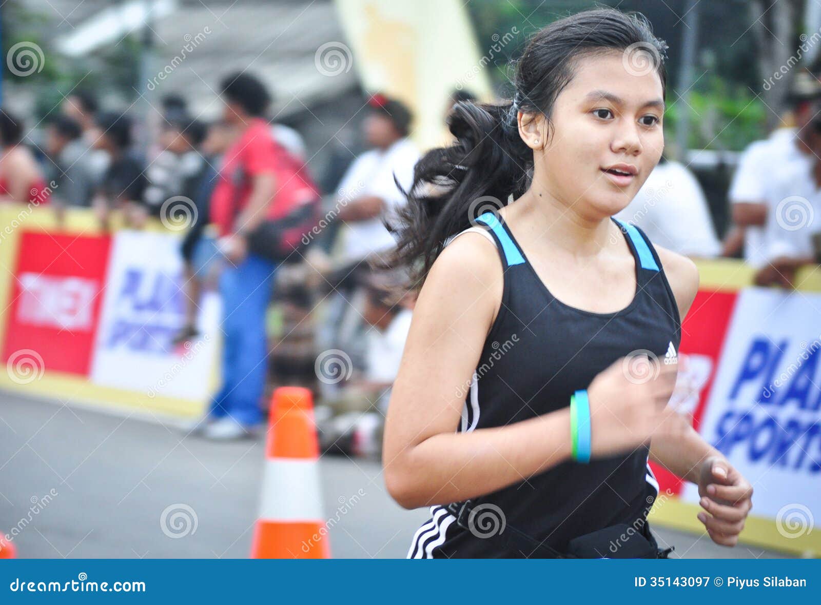 Bali Marathon 2013 editorial photography. Image of exercise - 35143097