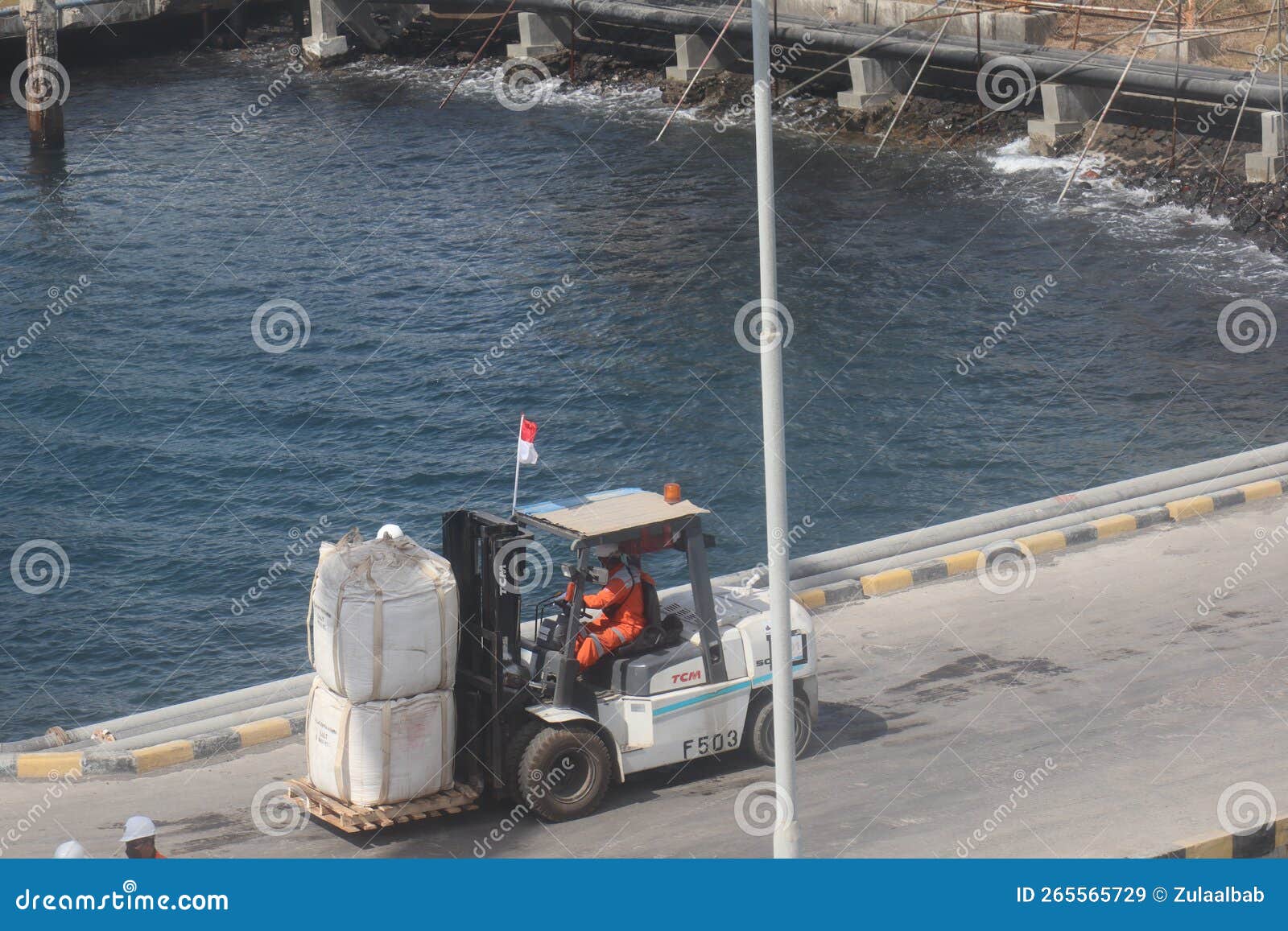 Bali, Oct 2022. Stevedore Rigger Foreman and the Ship S Crew are ...