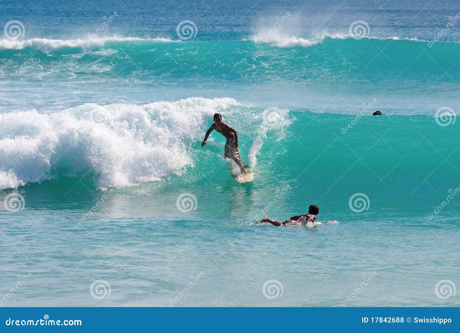 Bali surfa redaktionell arkivfoto. Bild av kust, övning - 17842688