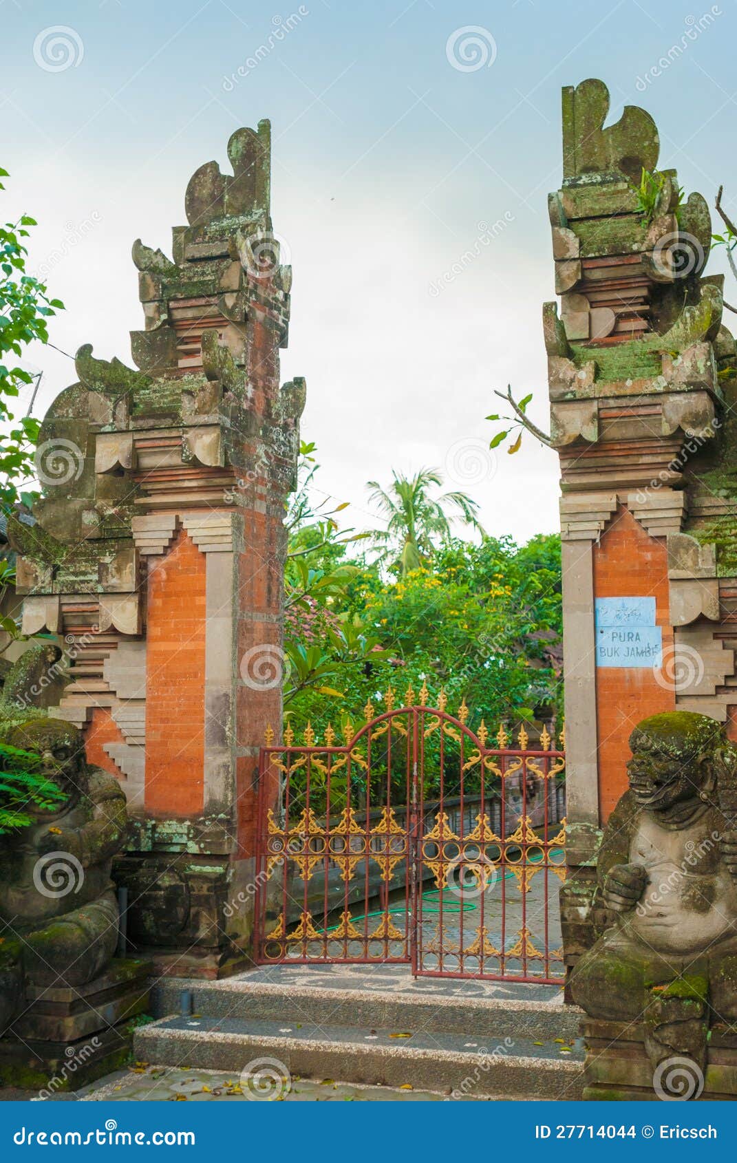 Bali temple gate stock photo. Image of agung, landmark - 27714044