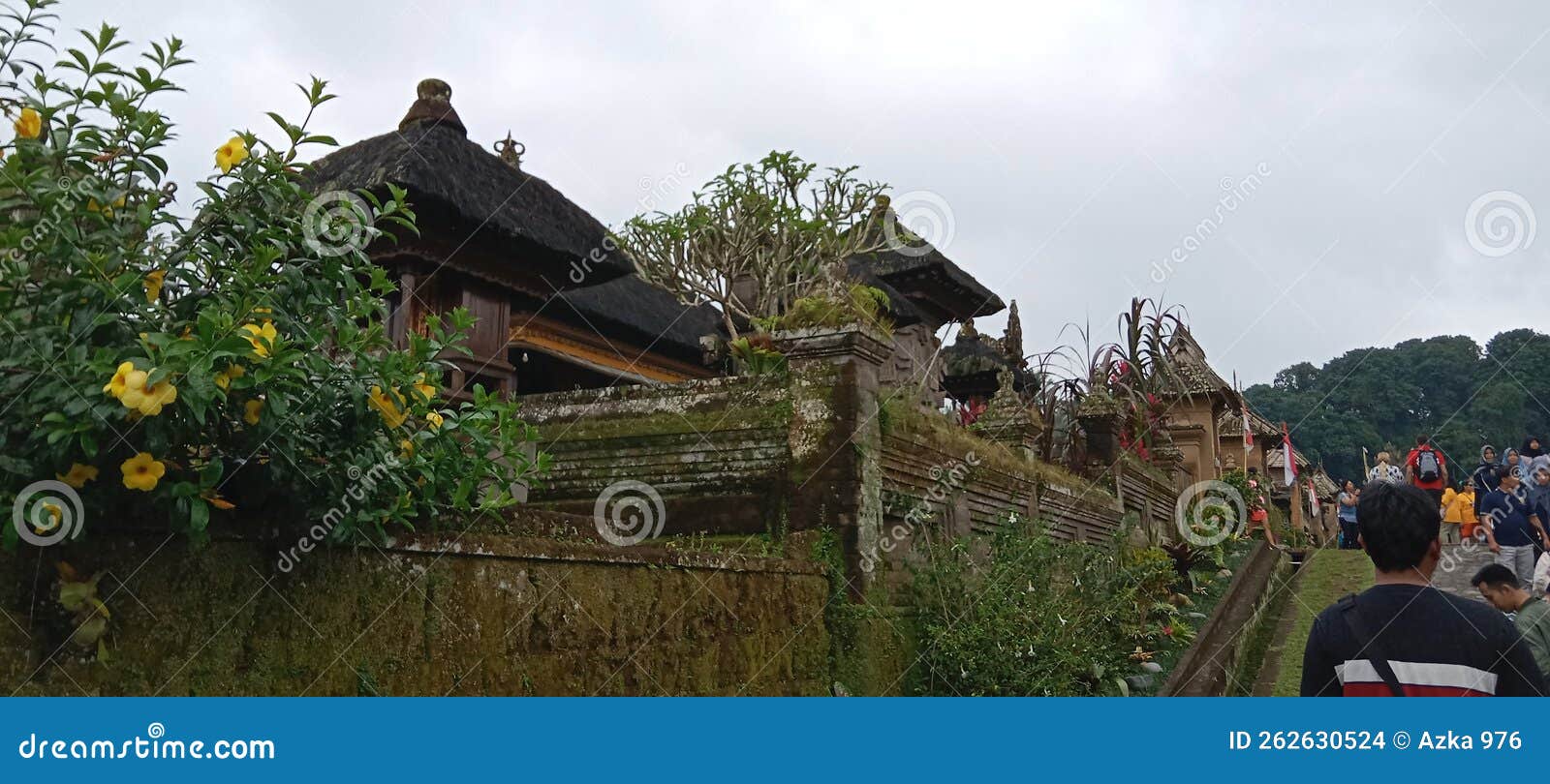 Bali Traditional Culture Called Megibung Eat Together With 4-6 People ...