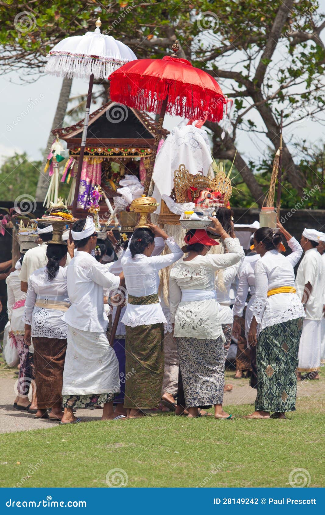 Balinese ceremony editorial photography. Image of bali - 28149242