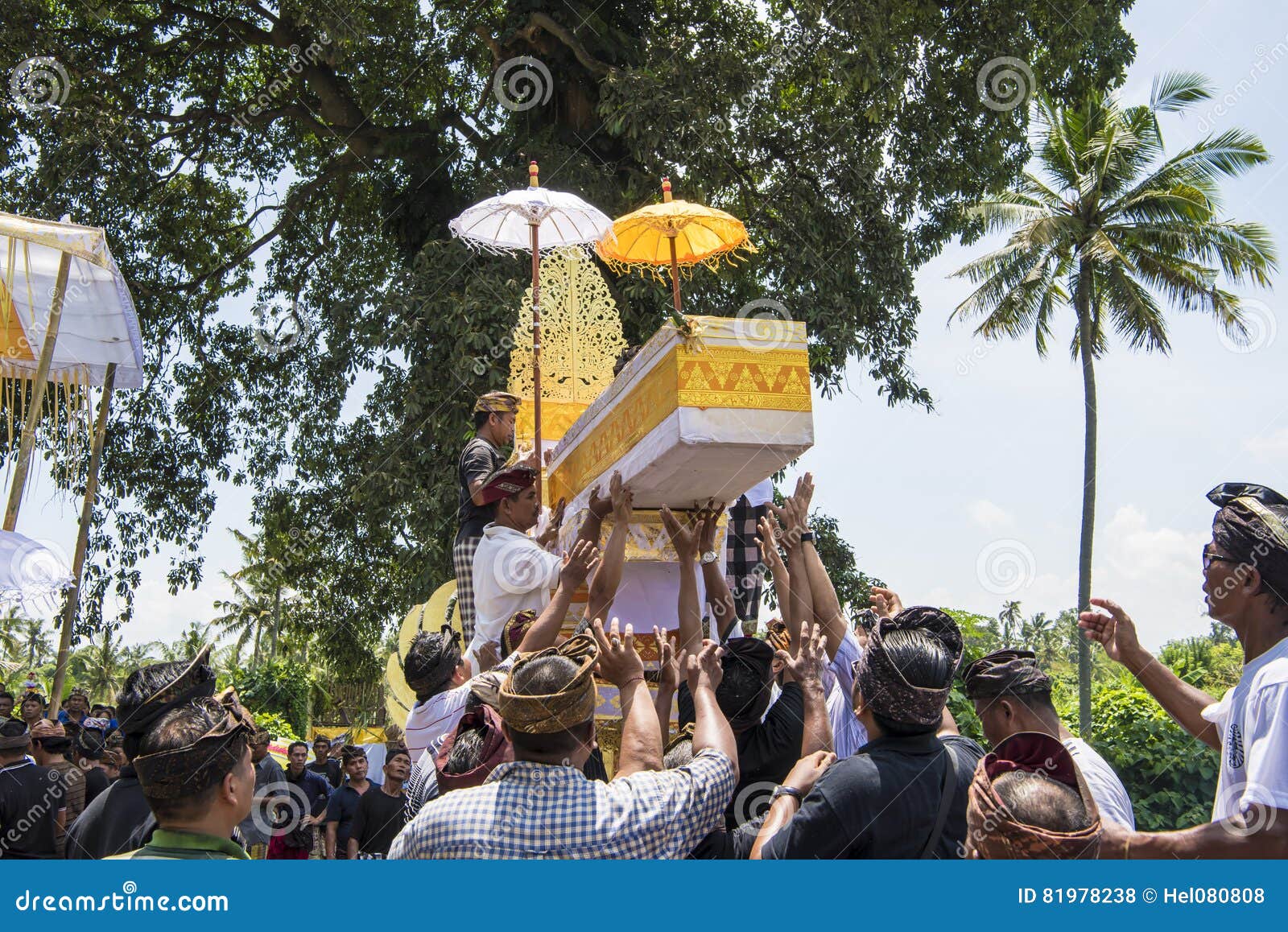 Hindu funeral editorial stock photo. Image of bali, ngaben - 81978238