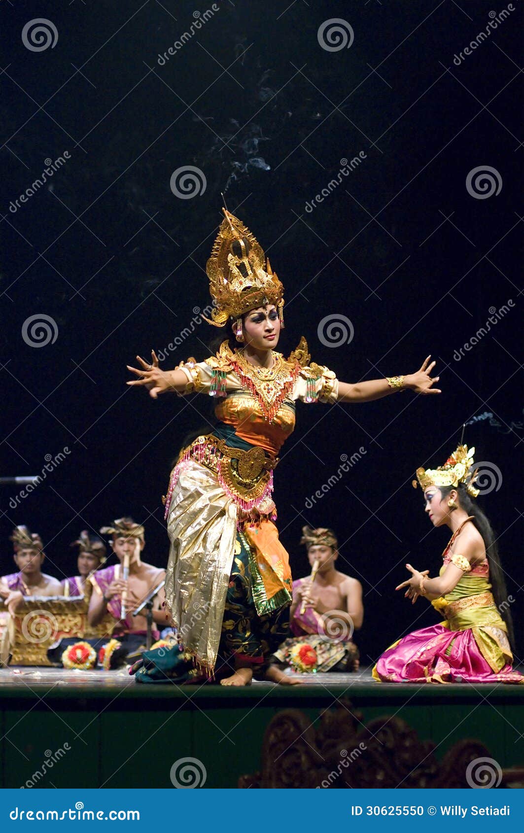 Balinese Dance editorial image. Image of calon, religious - 30625550