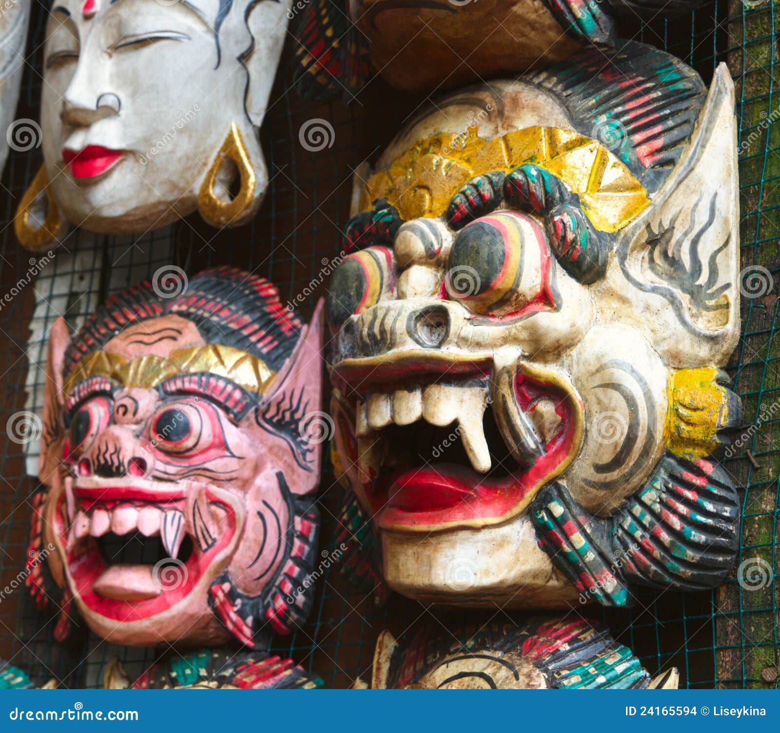 Balinese maskers stock foto. Image of etnisch, herinnering - 24165594