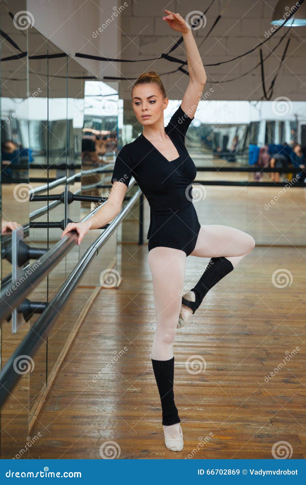 Ballerina Practicing in Ballet Class Stock Image - Image of dancer ...