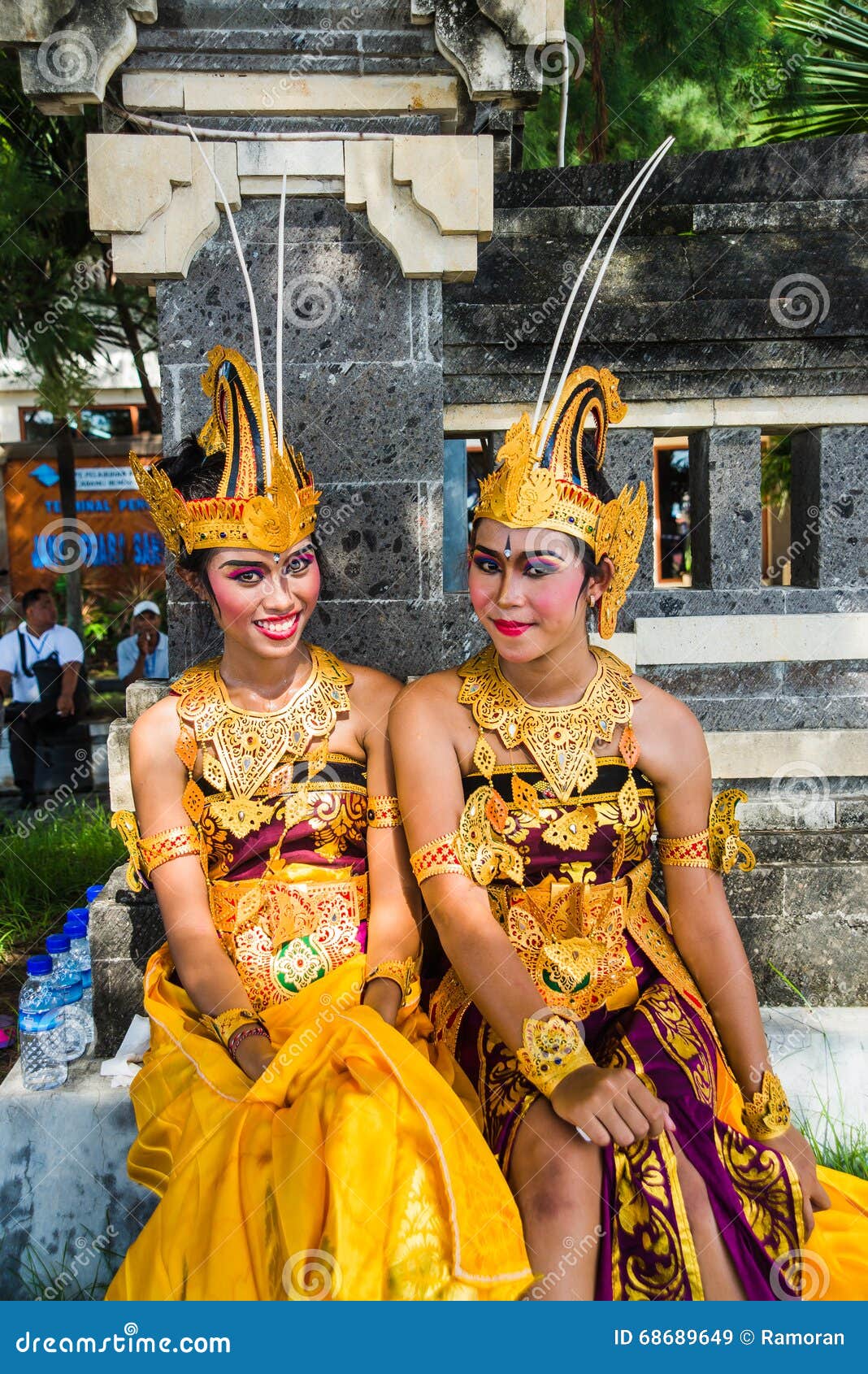 Ballerini indonesiani immagine stock editoriale. Immagine di crociera ...