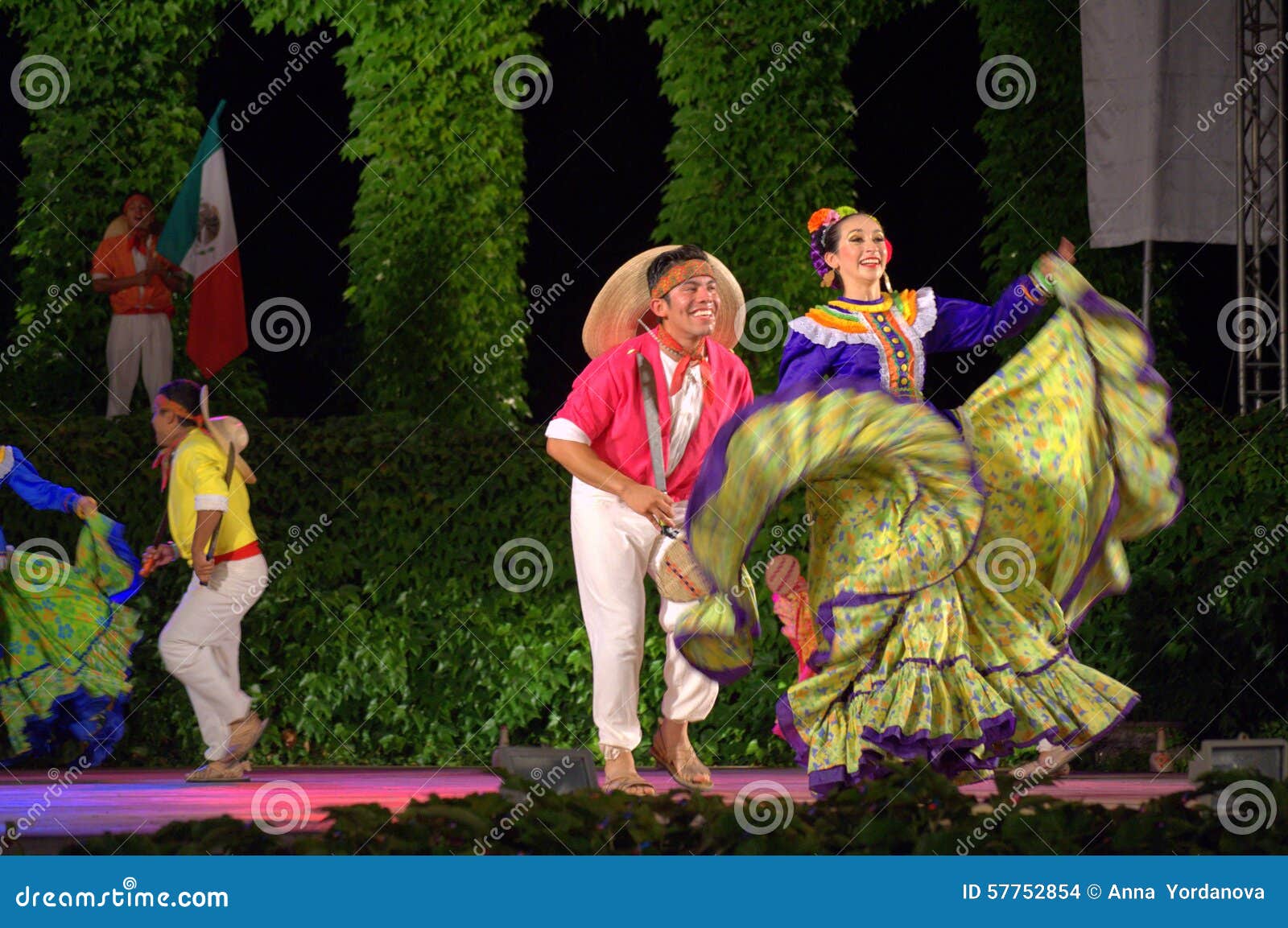 Ballerini Messicani Allegri Immagine Stock Editoriale - Immagine di ...