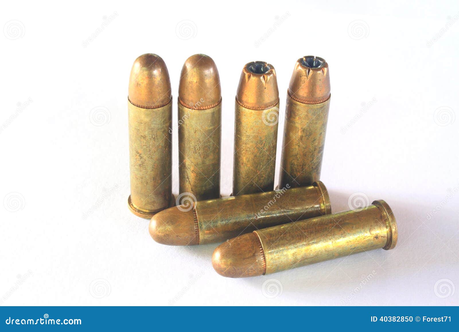Balles (munitions) Pour L'arme à Feu Photo stock - Image du fond ...