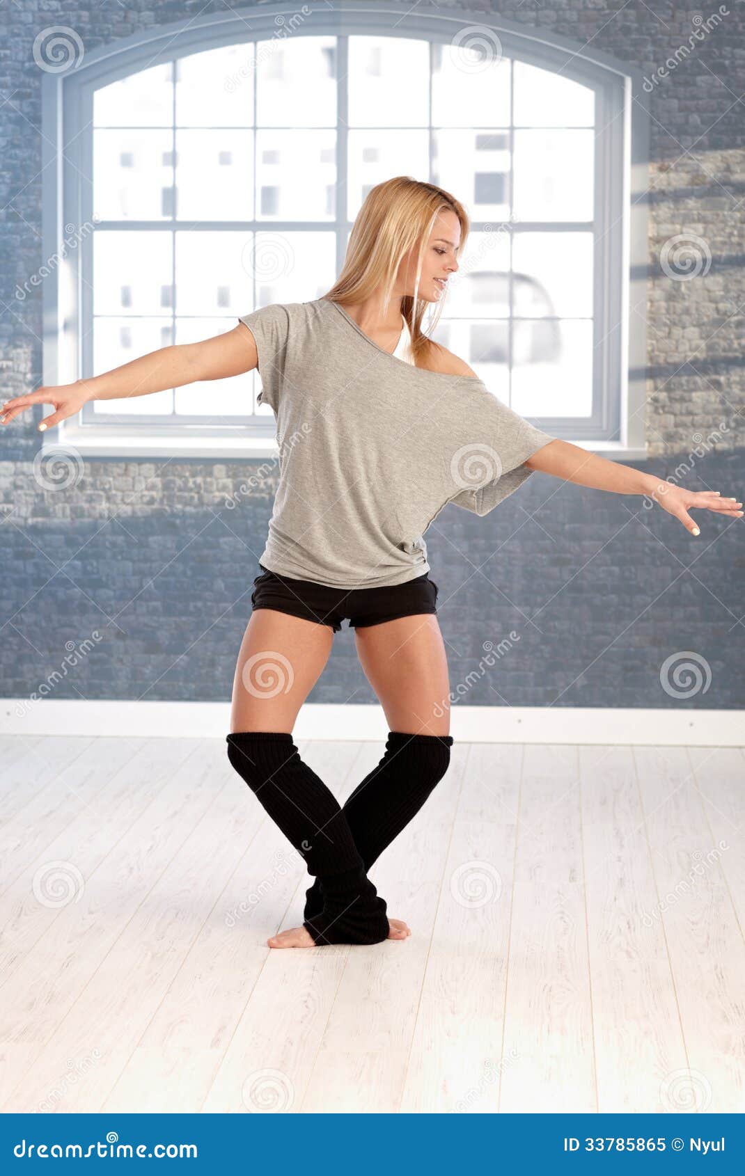 Ballet dancer practicing stock image. Image of focus - 33785865