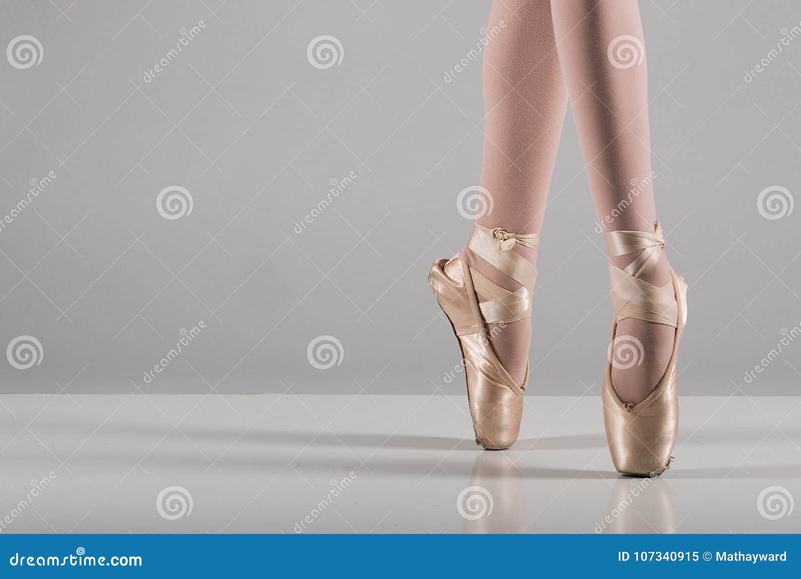 Ballet Dancer Standing on Pointe Stock Image - Image of studio, dancer ...