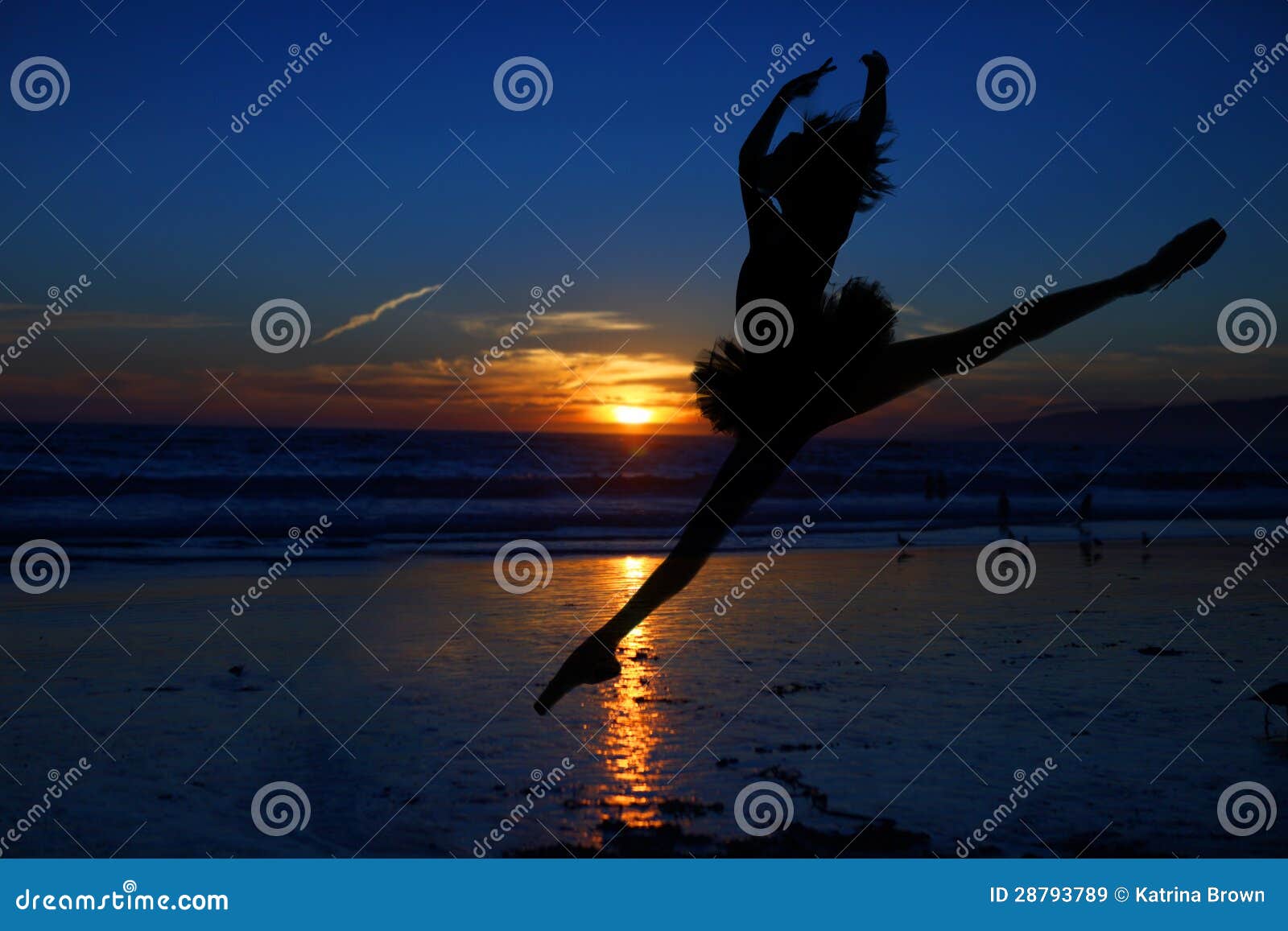Ballet Dancer at Sunset Outdoors Stock Image - Image of flexibility ...