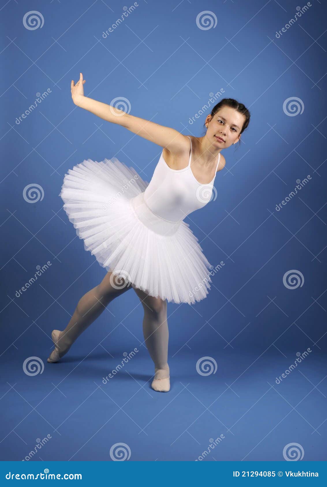 Ballet Dancer in White Tutu Stock Image - Image of pointes, pose: 21294085