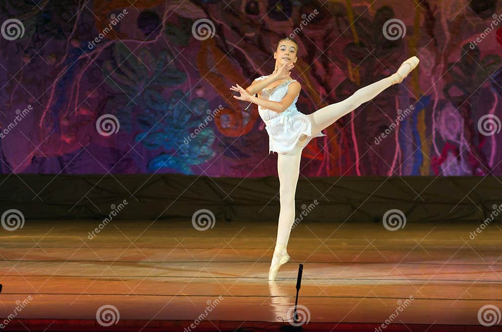 Ballet del cuento foto de archivo editorial. Imagen de creyones - 84732488