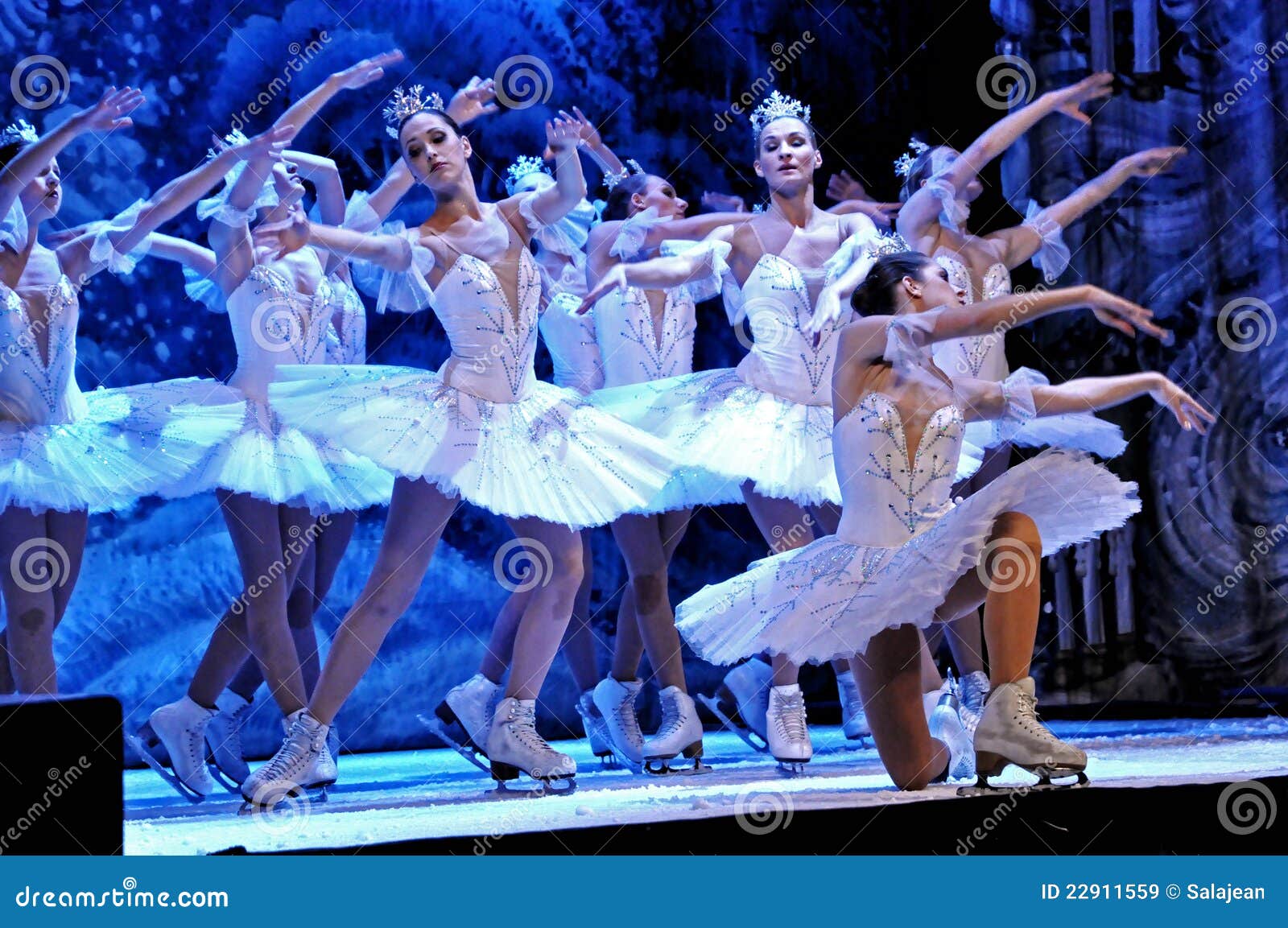 Ballet on ice editorial stock image. Image of performance - 22911559