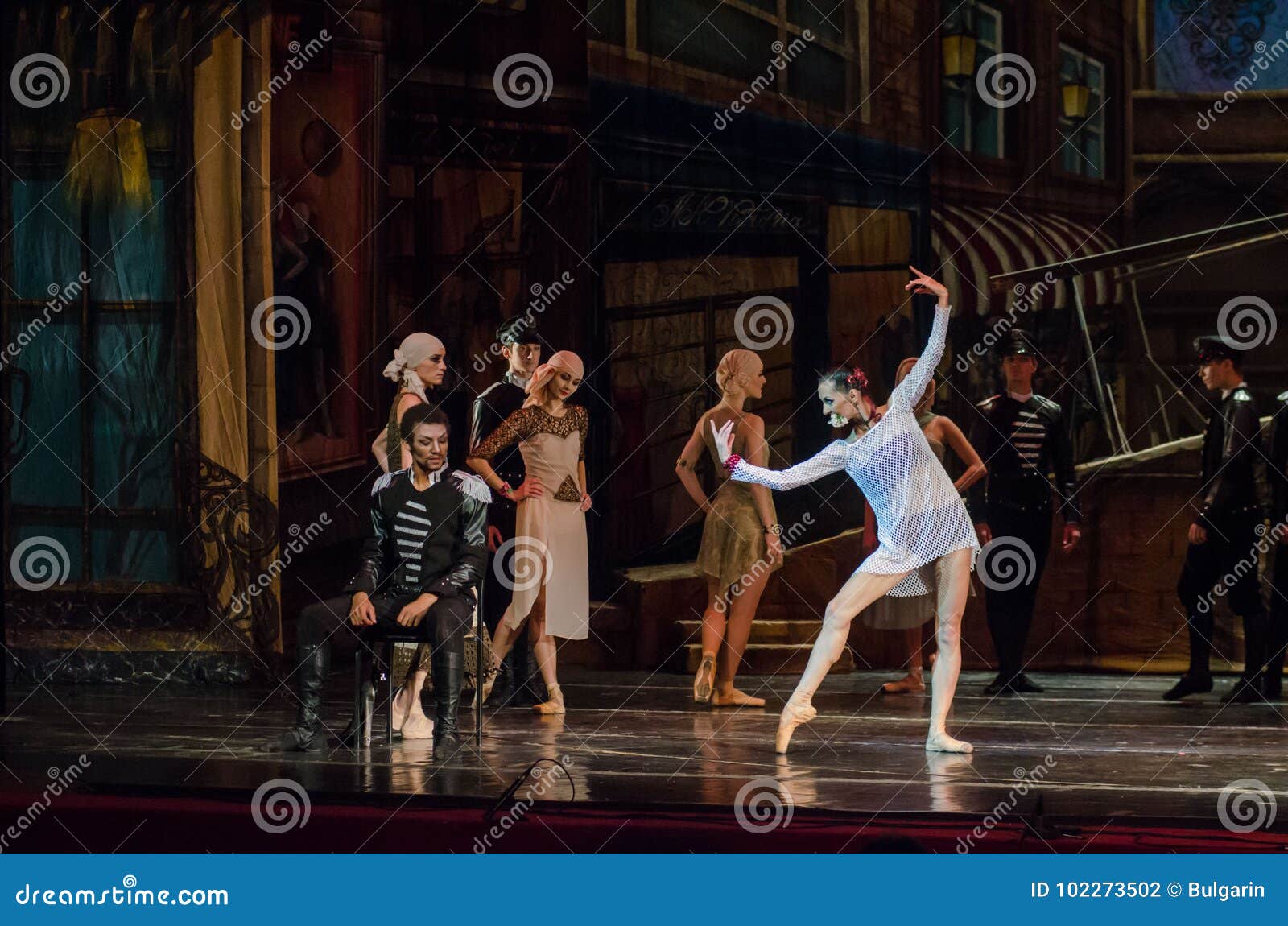 Ballet Moderno Carmen Y Jose Fotografía editorial - Imagen de muchacha ...